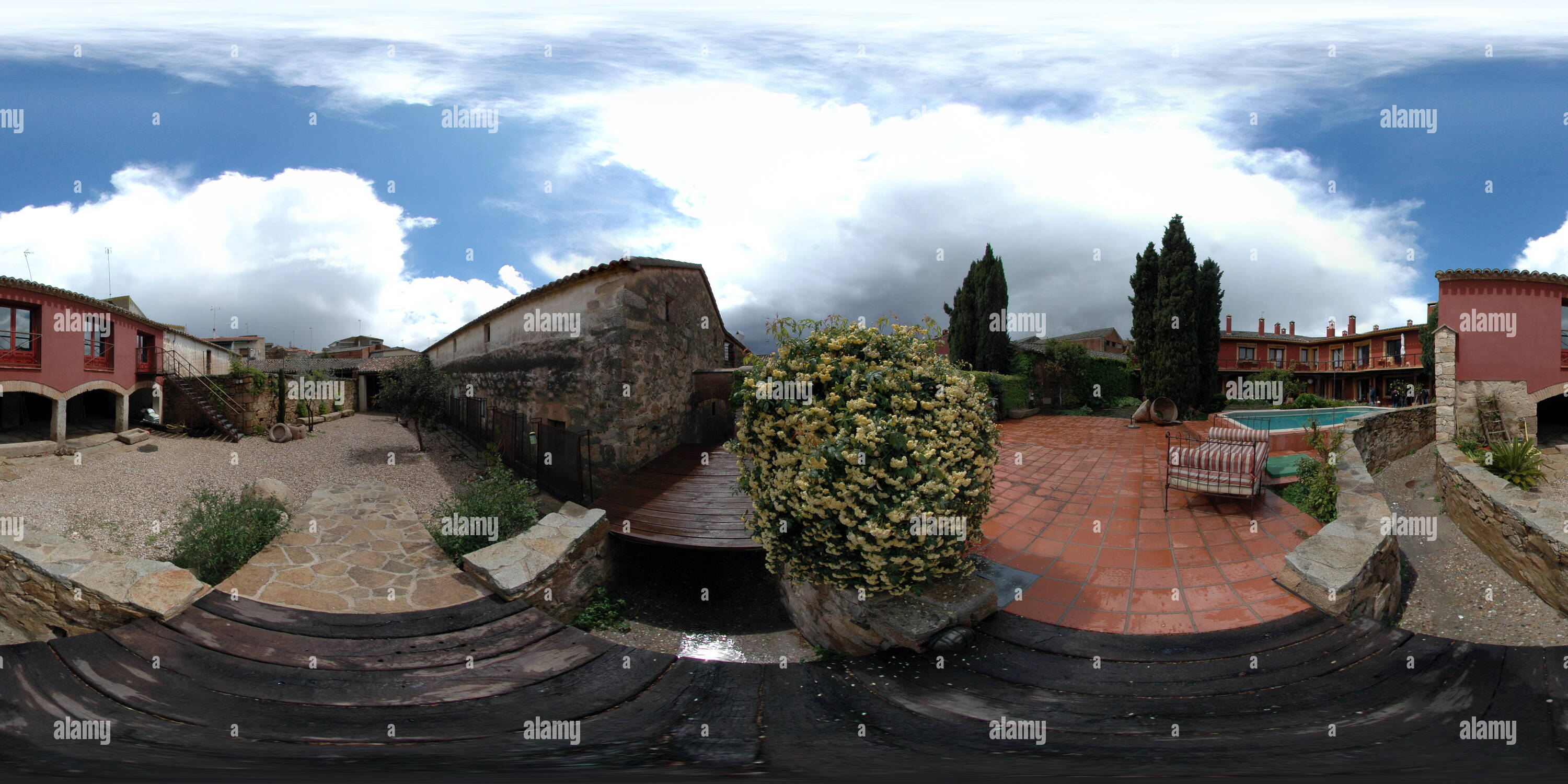 360° view of Another view of a Patio en Valdeverdeja - Alamy