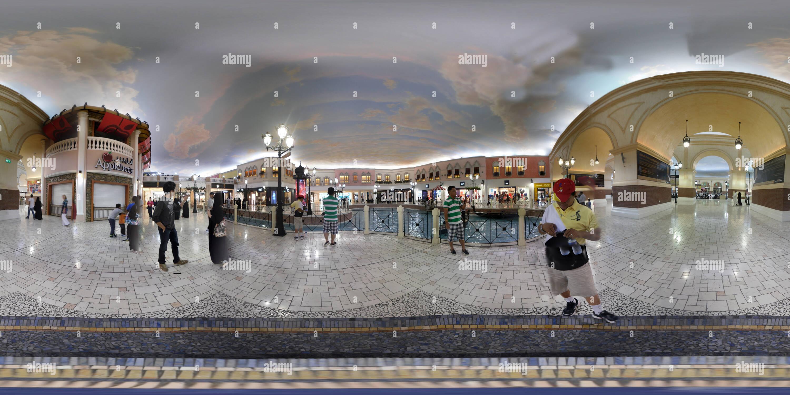 Villaggio hi-res stock photography and images - Alamy