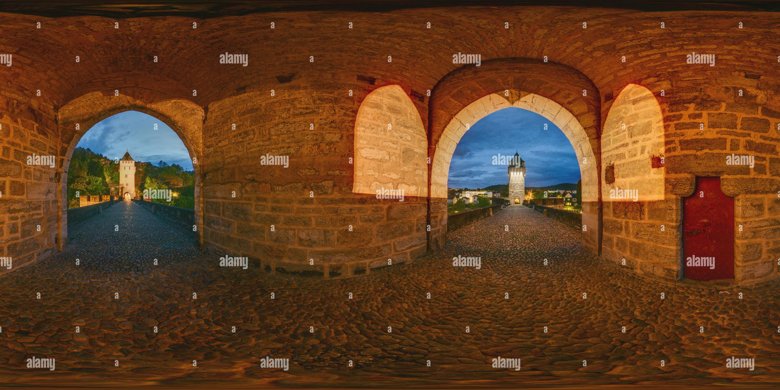 360° view of Cahors, Lot, Occitanie, valentre bridge, on the bridge ...