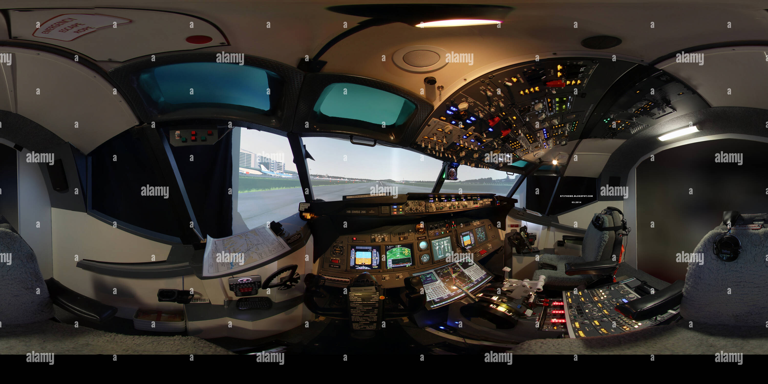 B737 cockpit hi-res stock photography and images - Alamy