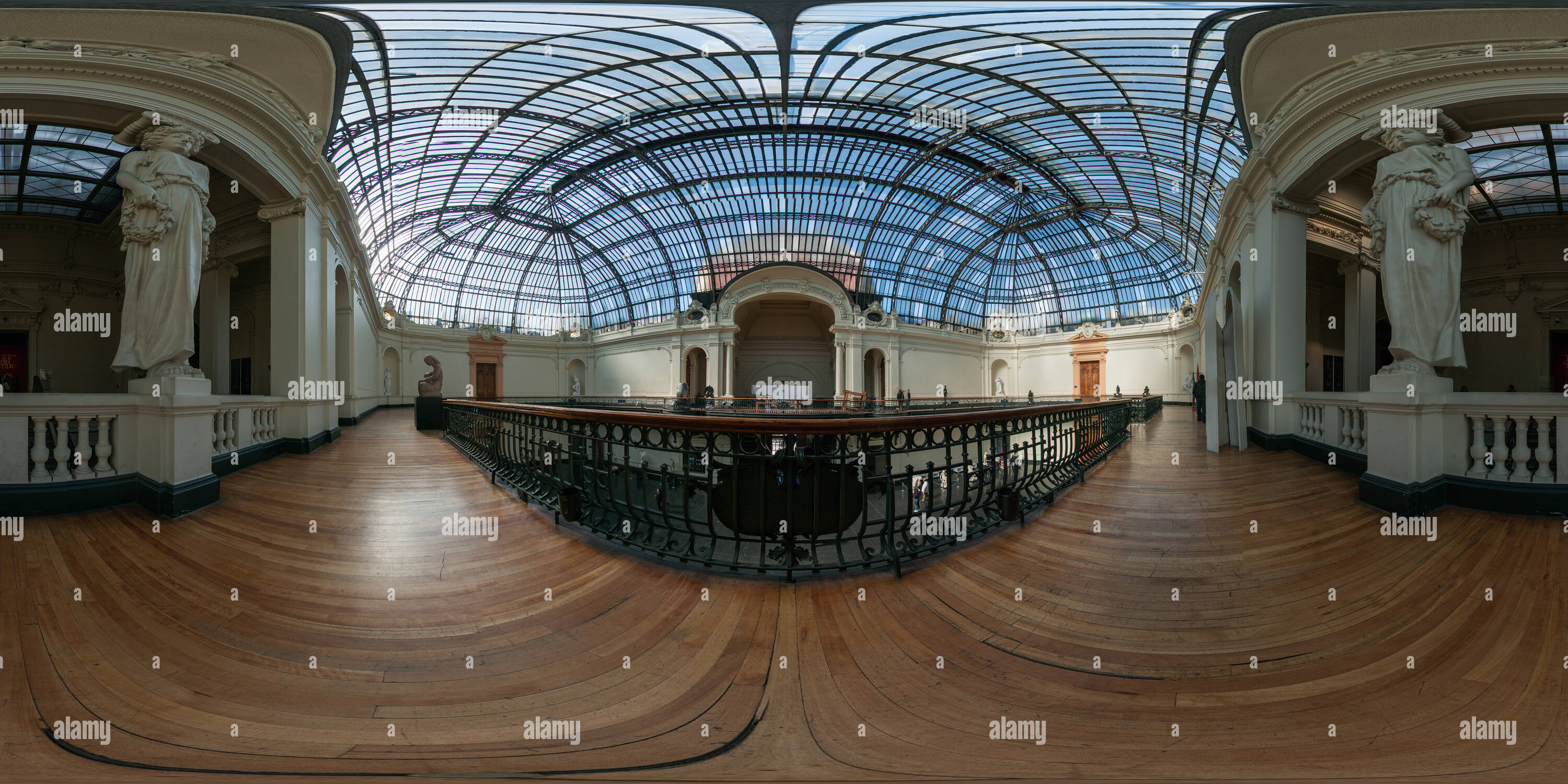 360° view of Hall Museum of Fine Arts in Santiago - Alamy