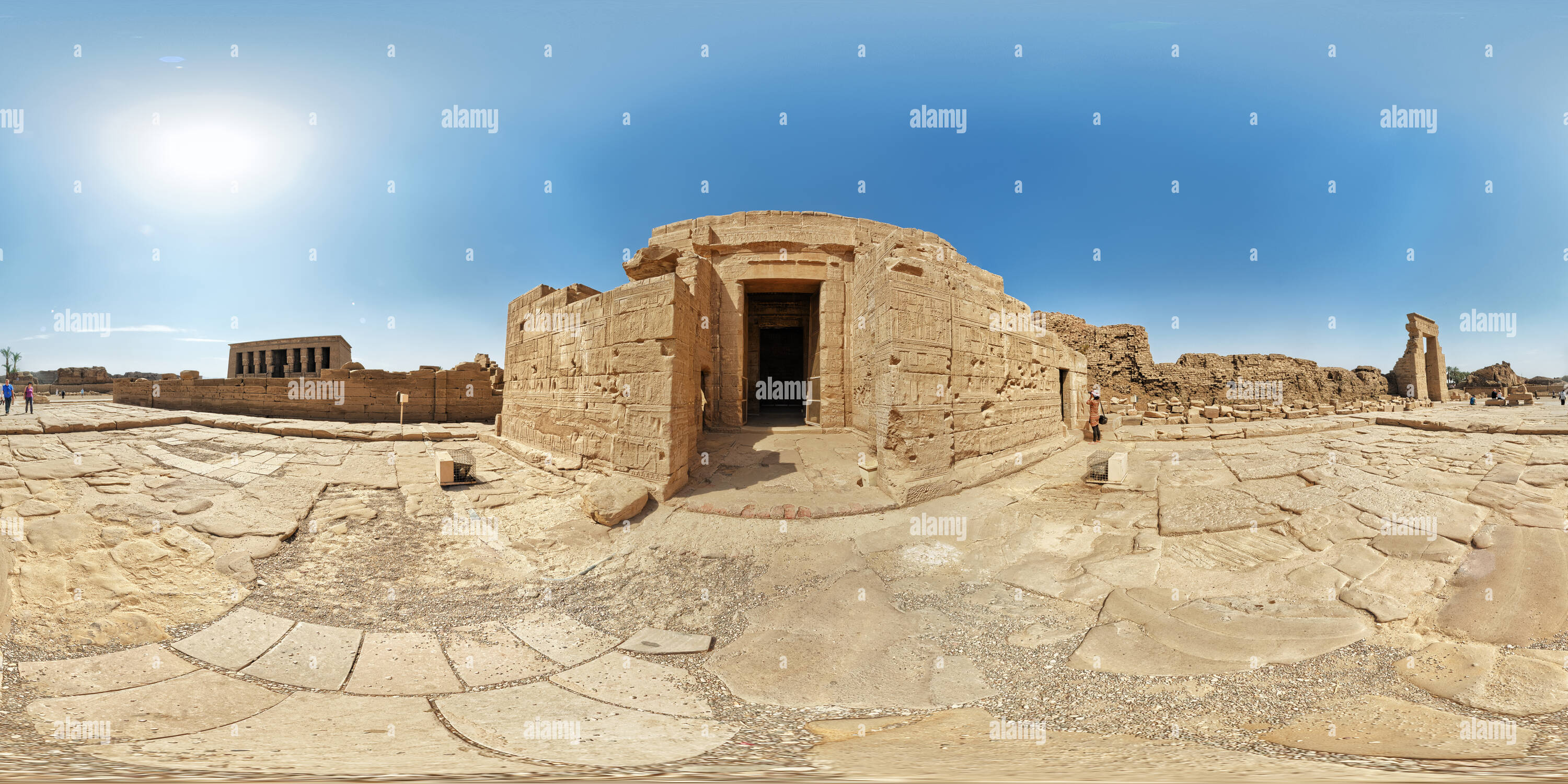 Temple Of Dendera Ceiling Stock Photos & Temple Of Dendera Ceiling ...