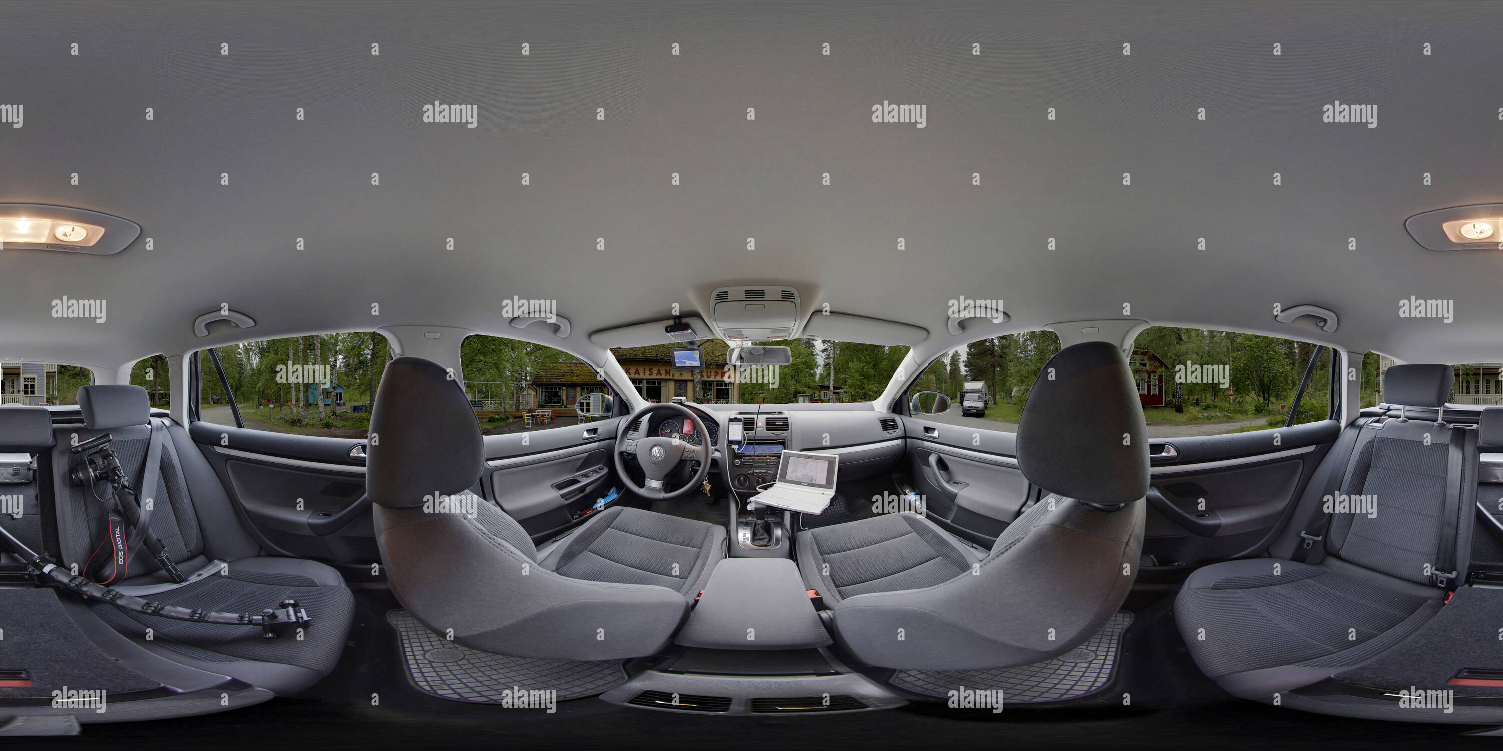 360° view of storm chasing car - Alamy