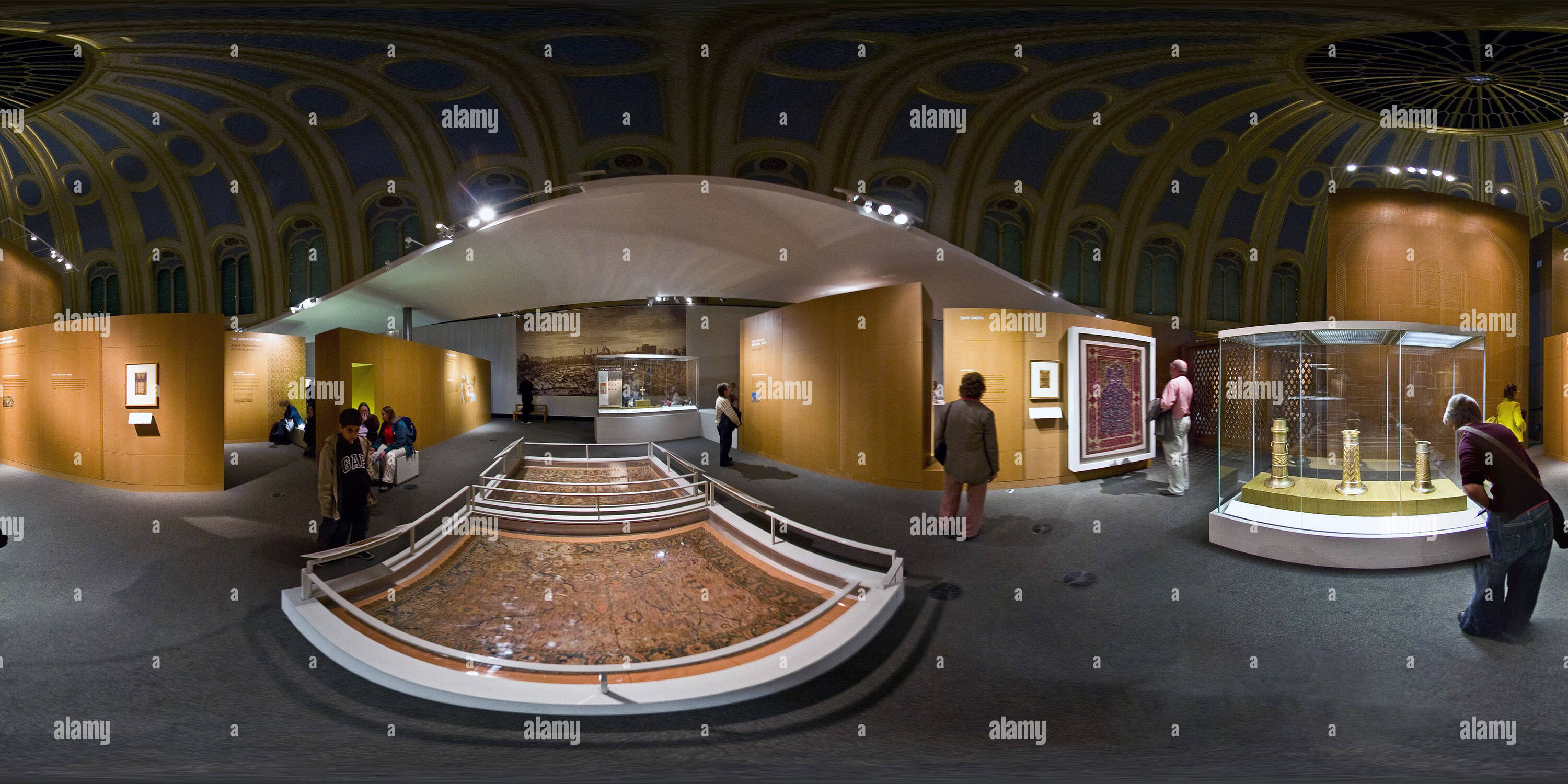 360° view of British Museum - Iranian Exhibition [2] - Alamy