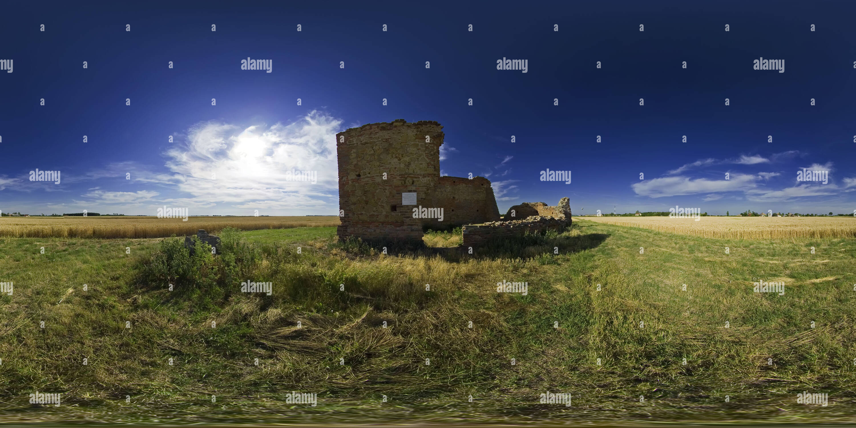 360° view of Ecser church ruin - Alamy