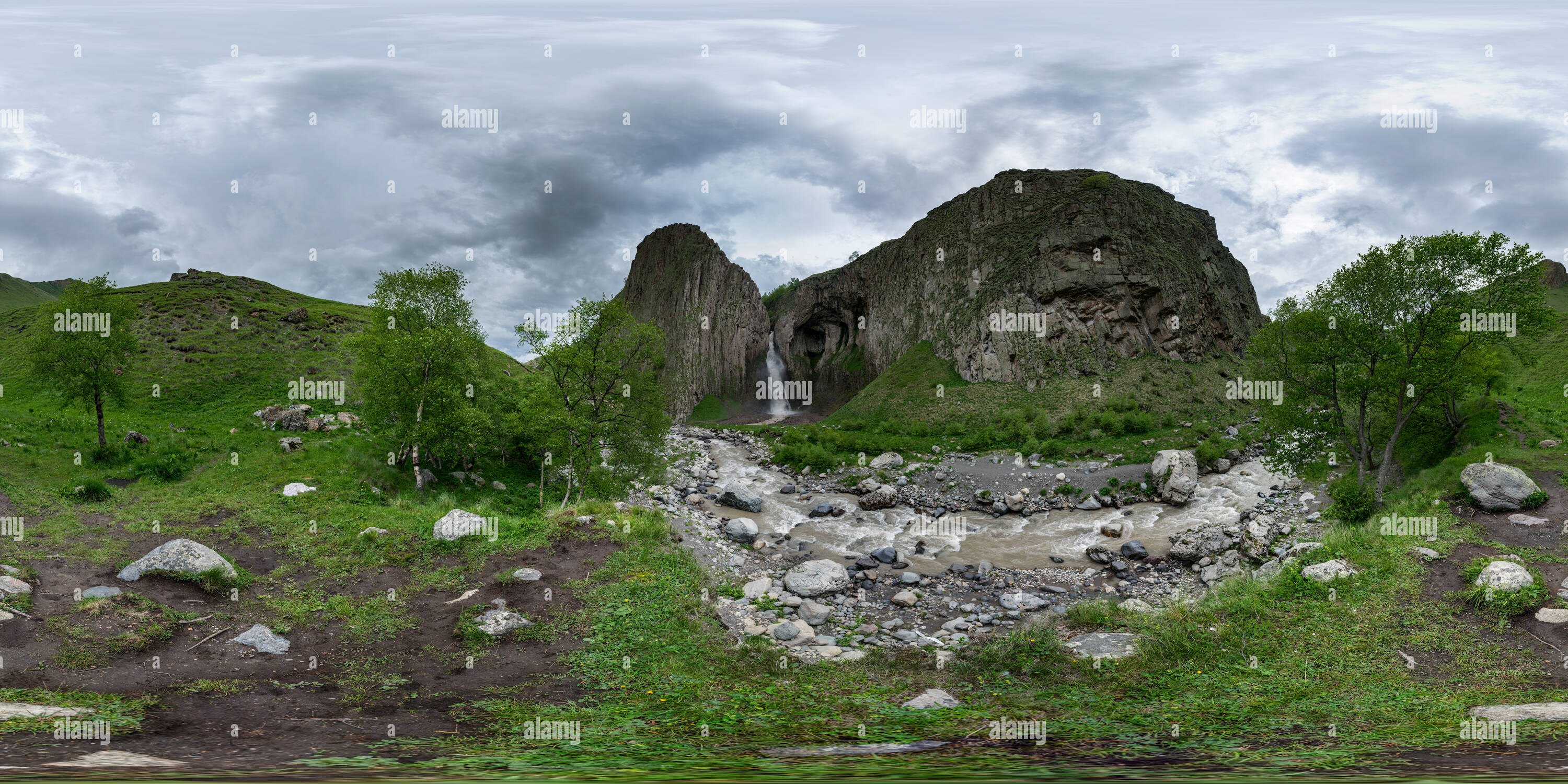360° view of Karakaya-su waterfall (Panorama 488 2016/06/12 - Alamy