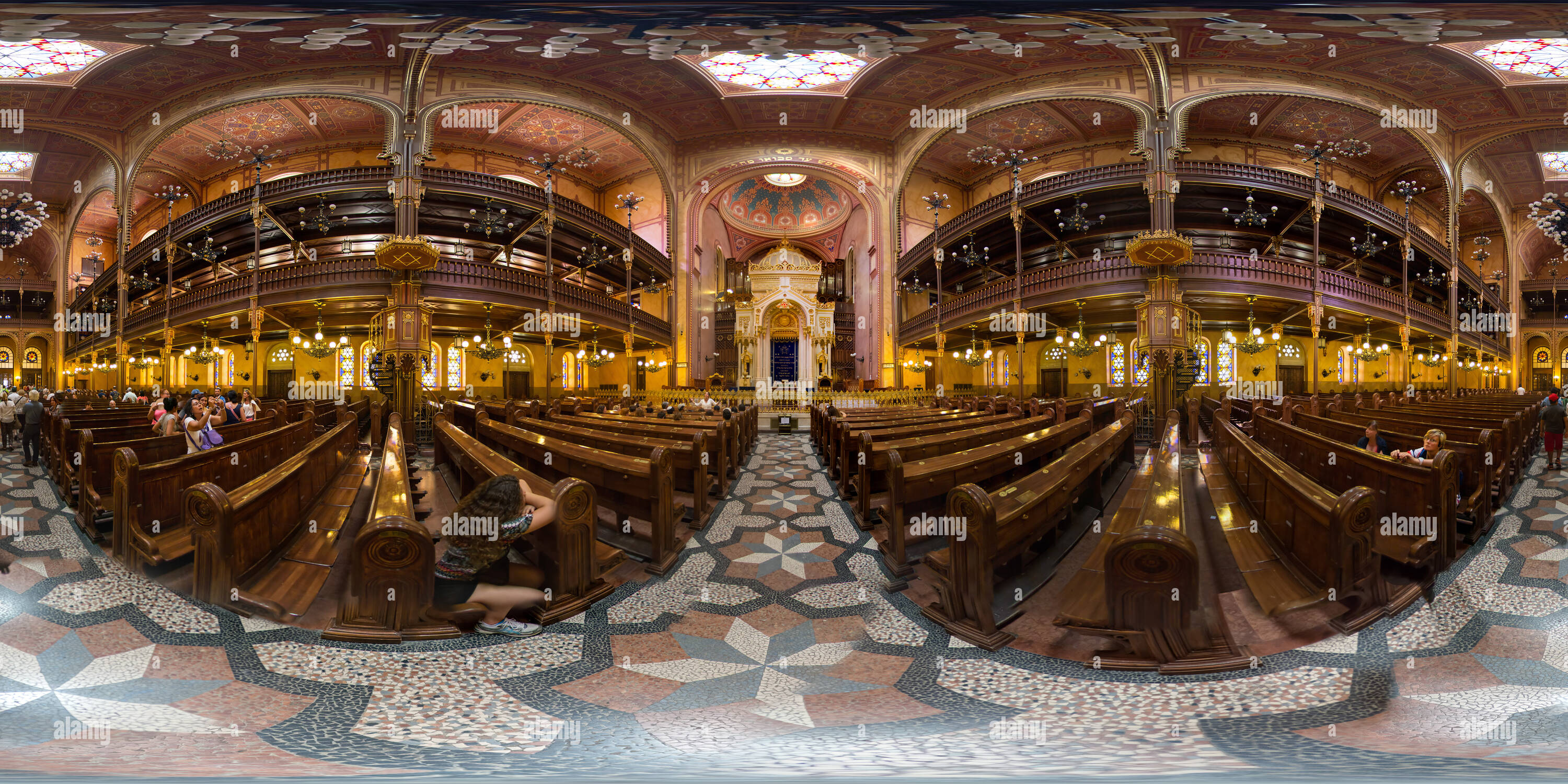 360° view of Dohány Street Synagogue - The Grand Synagogue Budapest ...