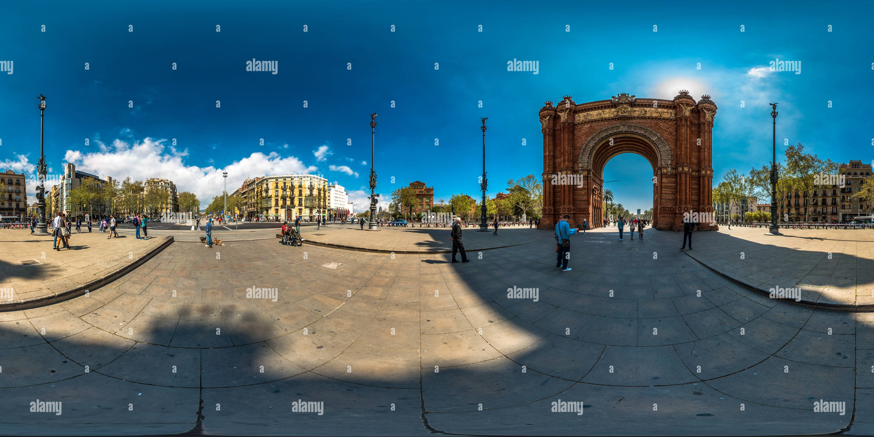 360° view of Arco de Triunfo de Barcelona - Alamy