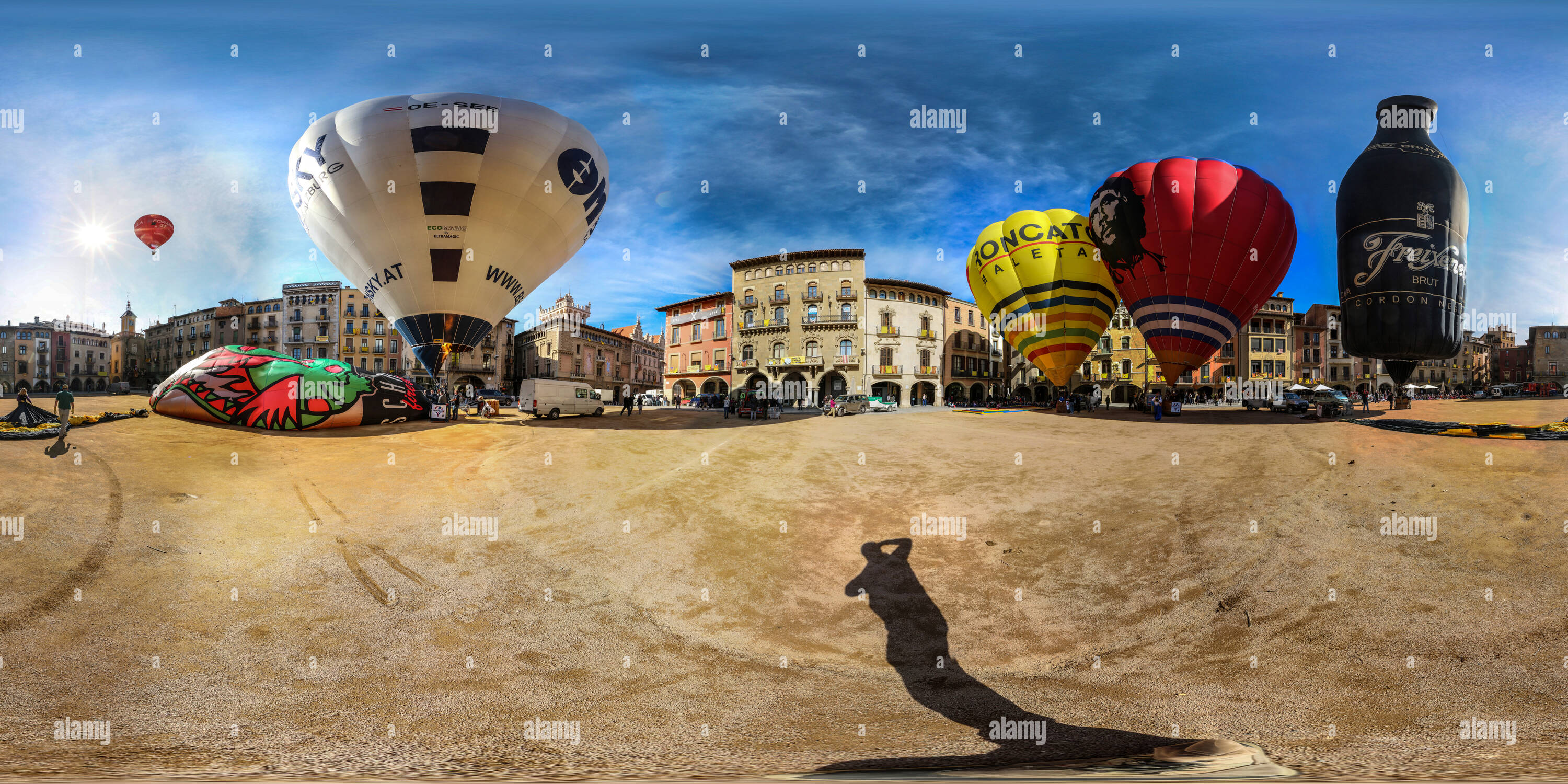 360° view of 4 - Balloons launch on Placa Major - XXXII international ...
