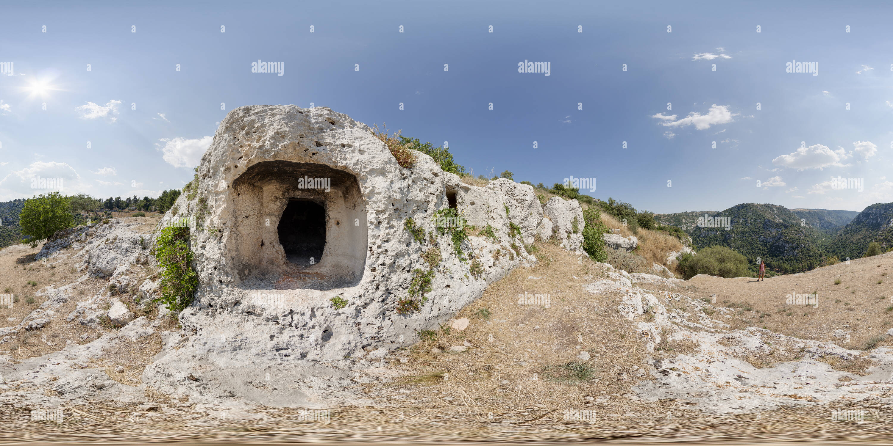 360° view of Sicily- Sortino- Pantalica cemetery - Alamy