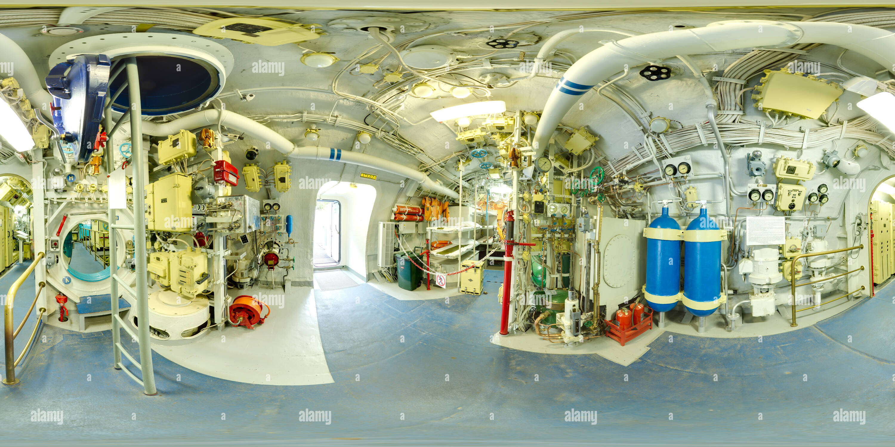 360° view of Living section of "Б-396" submarine - Alamy