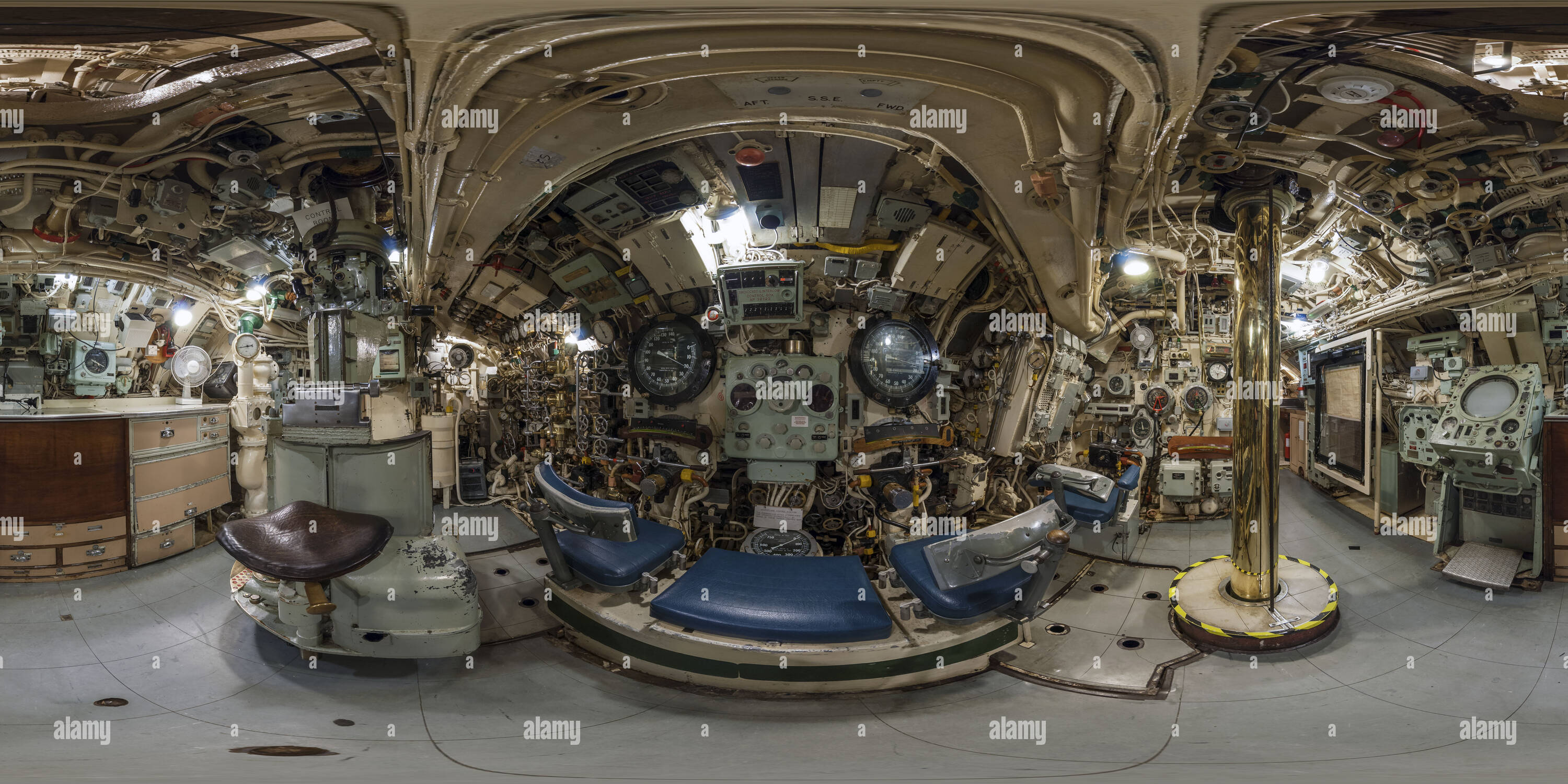 Royal Navy Submarine Stock Photos & Royal Navy Submarine Stock Images ...