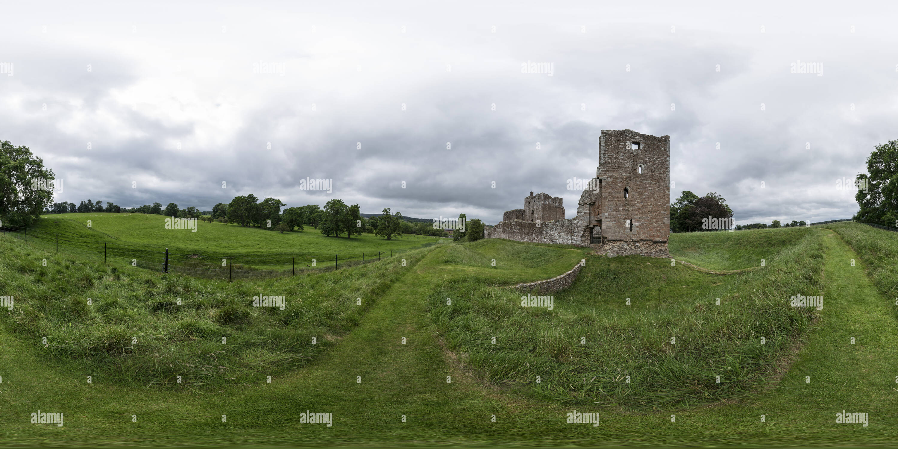360° view of Tower of League redoubt, Brougham Castle - Alamy