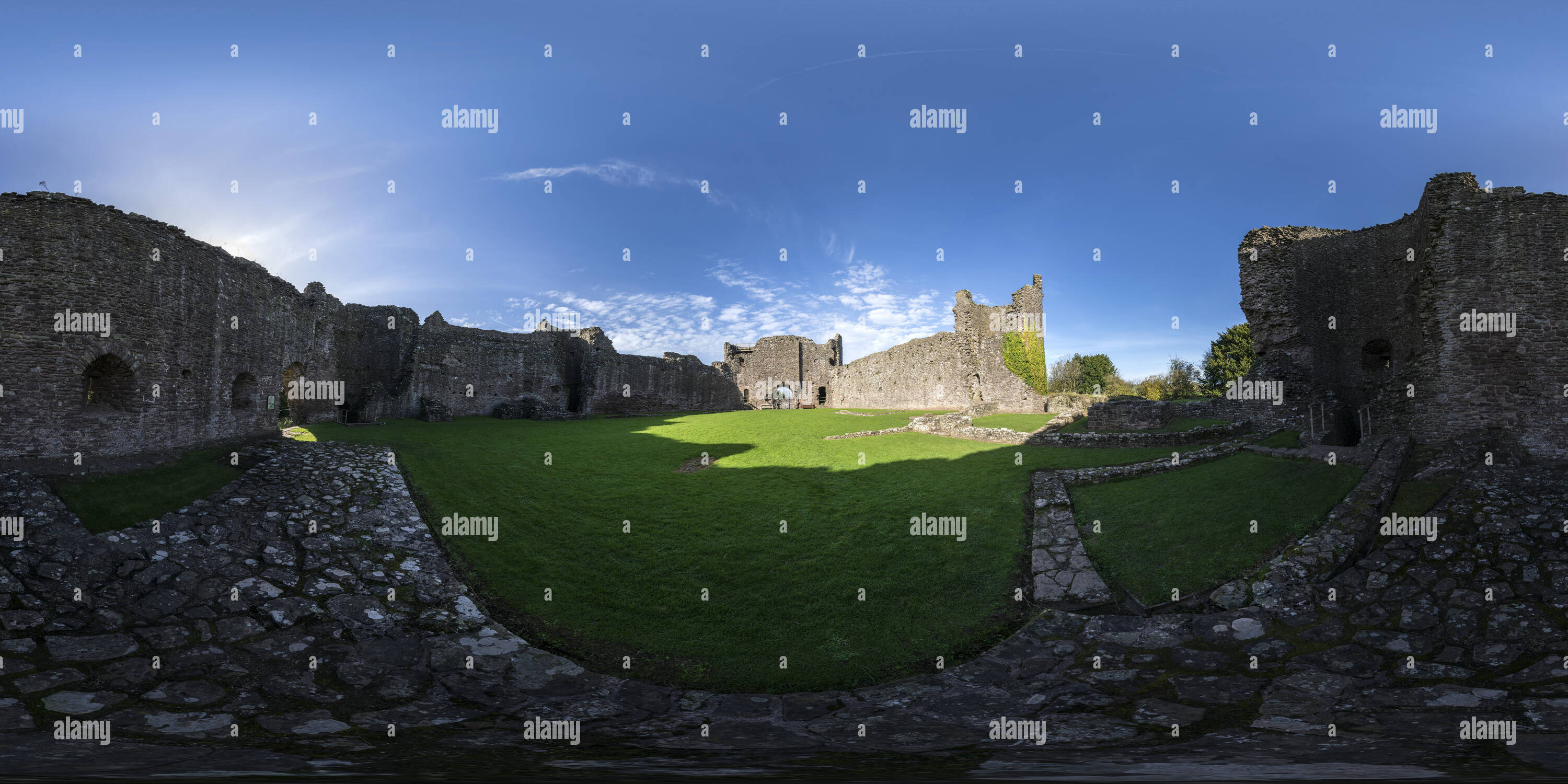 360° view of Inner Ward, White Castle, Abergavenny - Alamy
