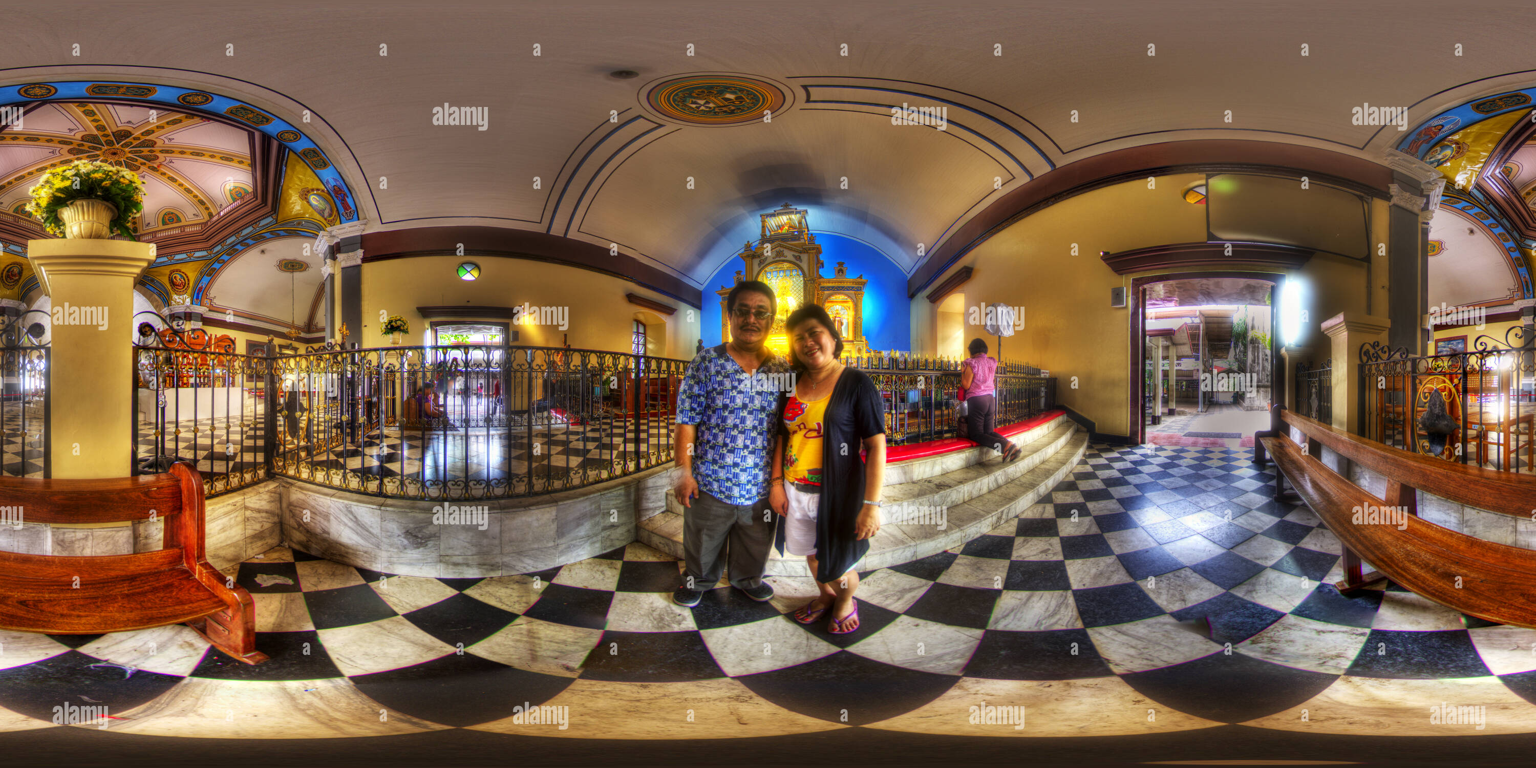 360° view of Inner Altar of Our Lady of Manaoag with JAN and Mercedes Maglasang - Alamy