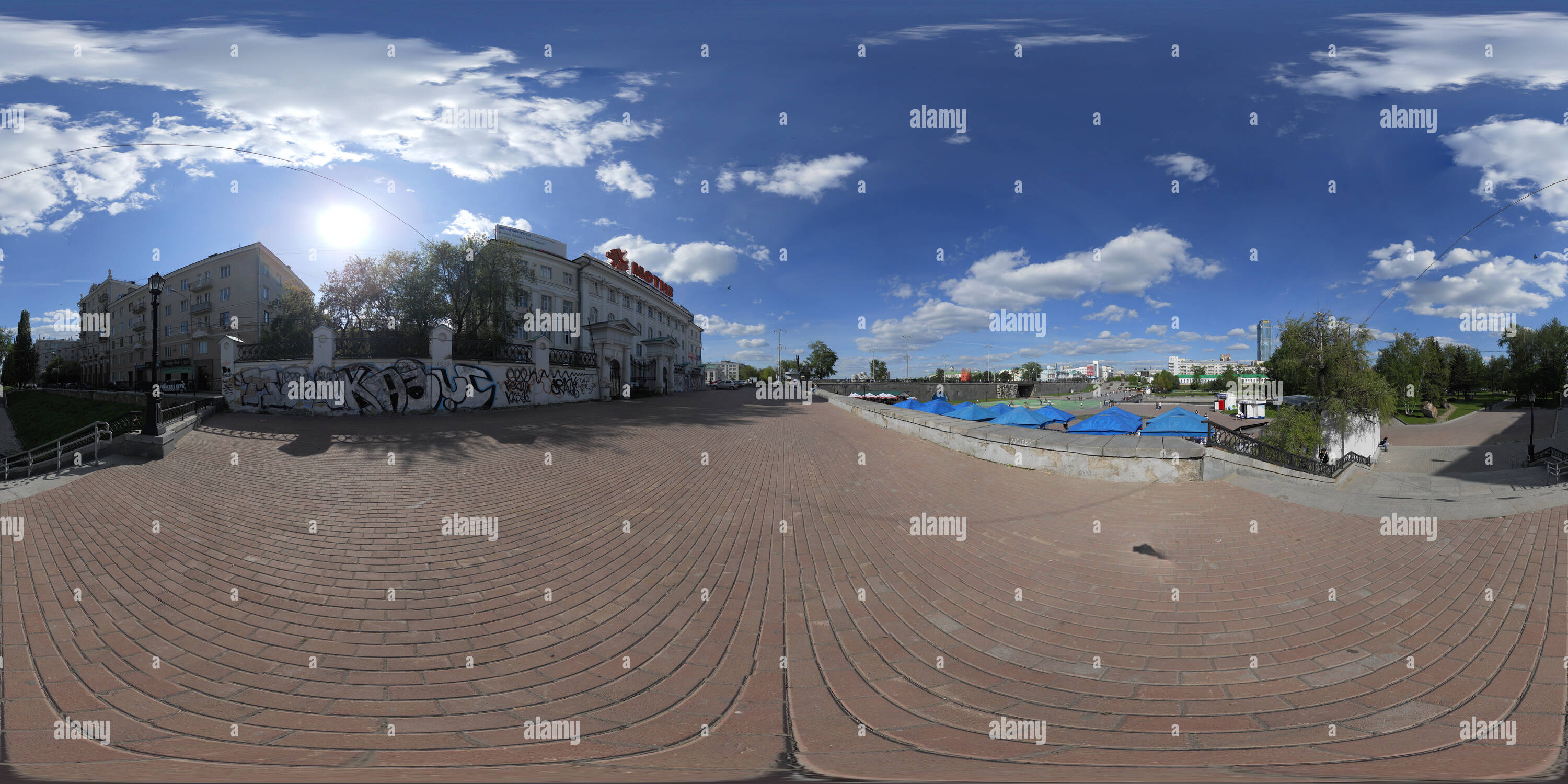 360° view of Plotinka, Starinnaya Stena - Alamy