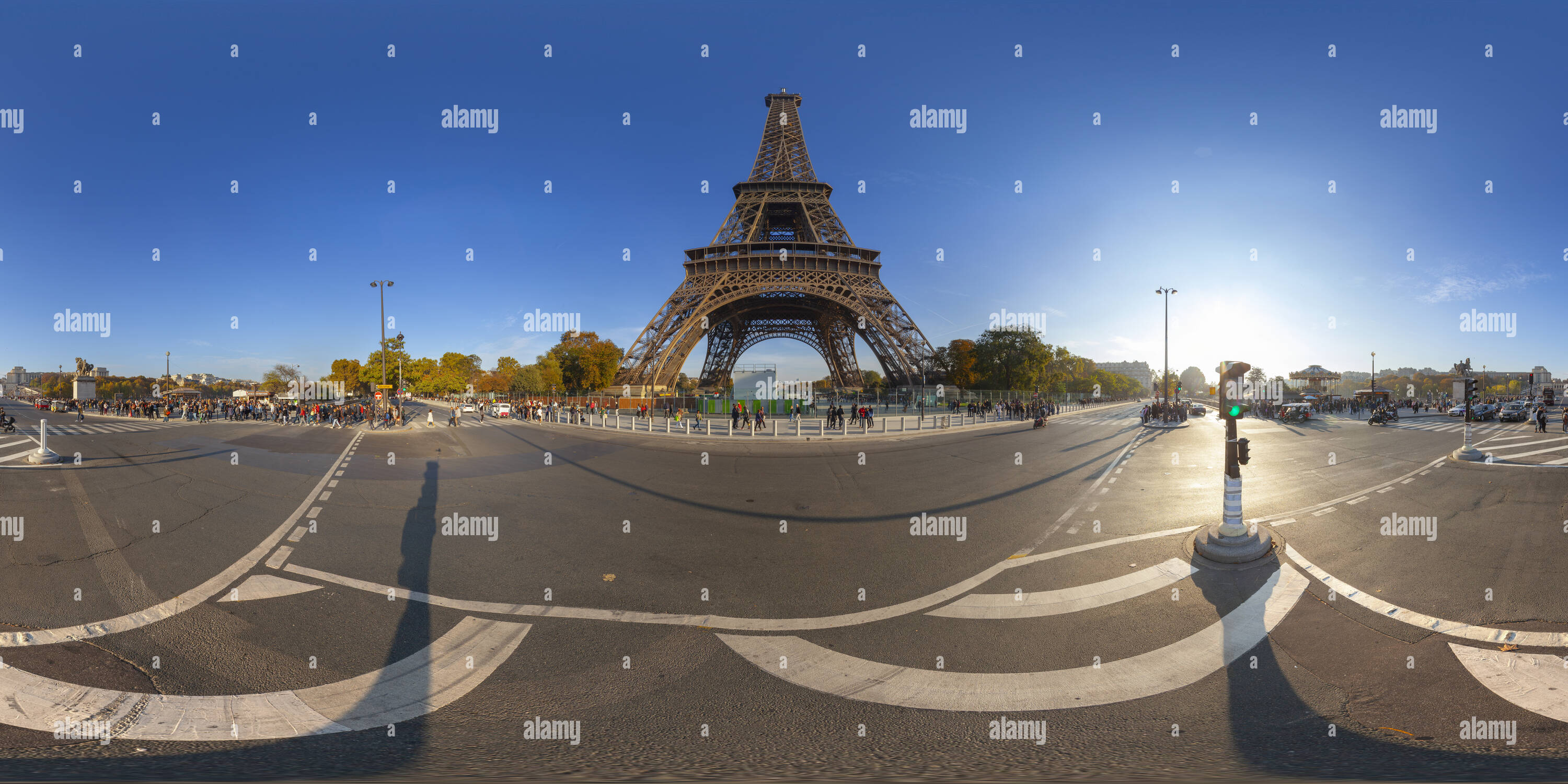 360° view of The Eiffel Tower - Alamy