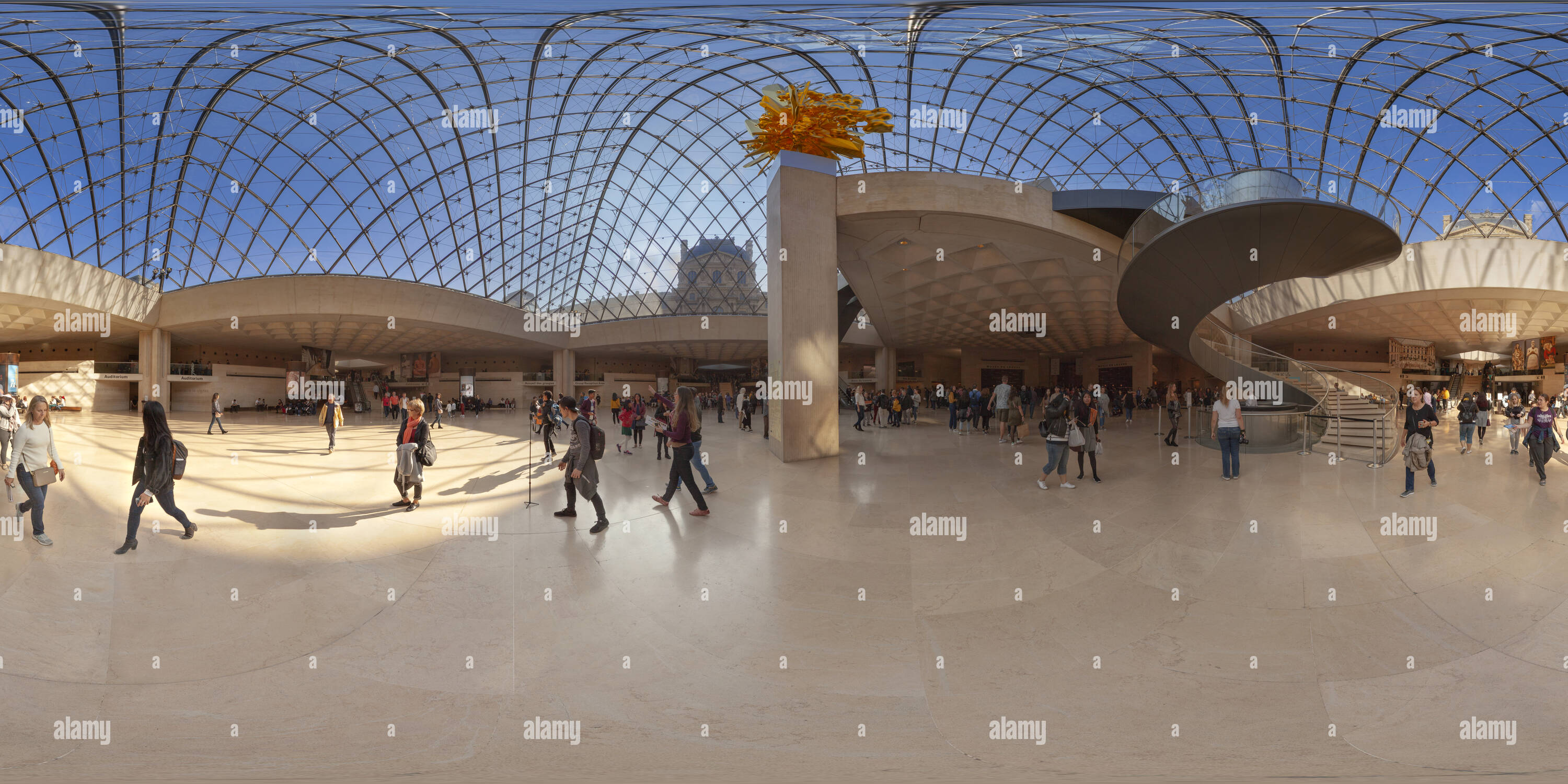 360° view of Main entrance of the Louvre Museum - Alamy