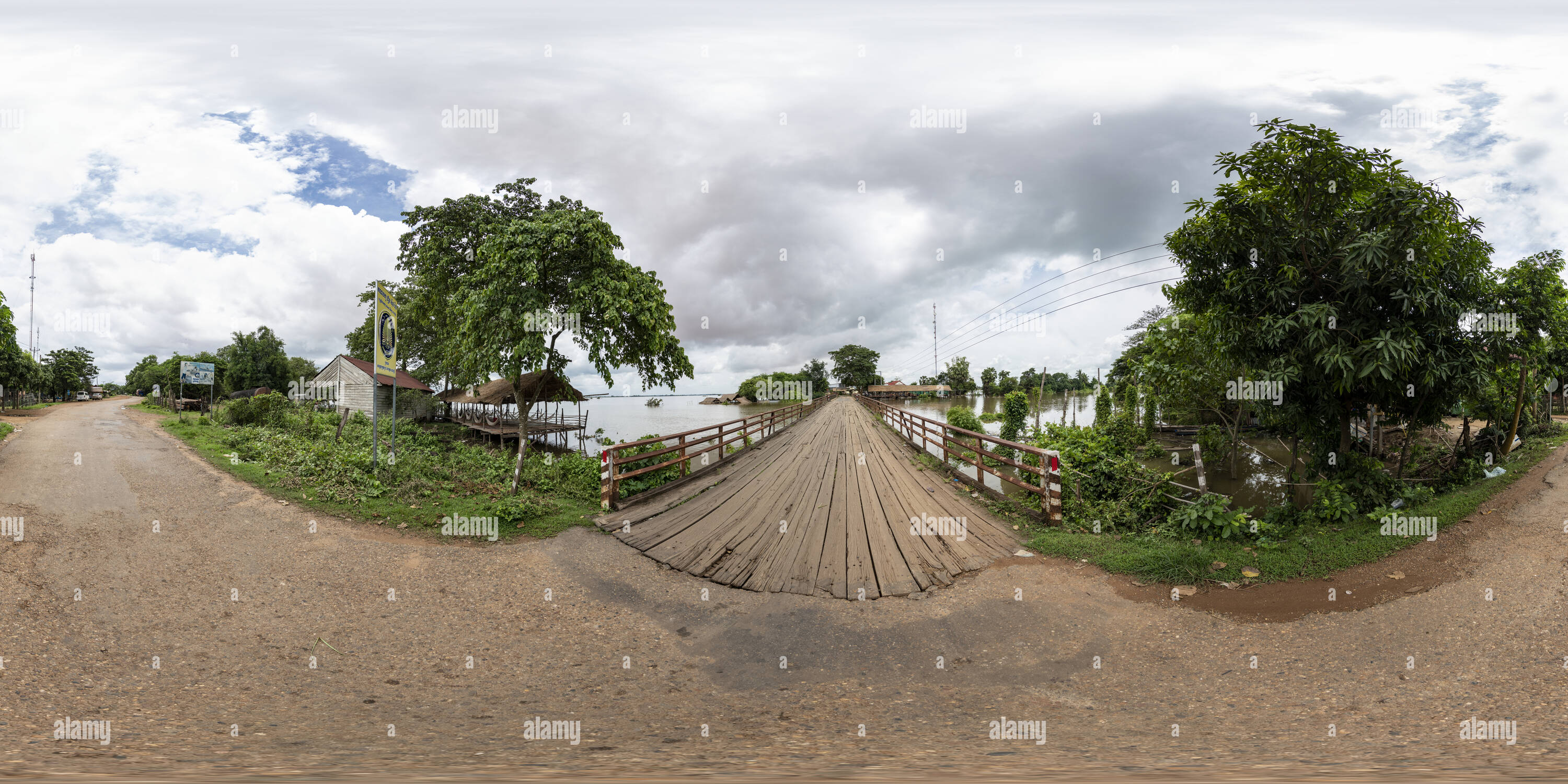 360° view of Kampi bridge, Cambodia - Alamy