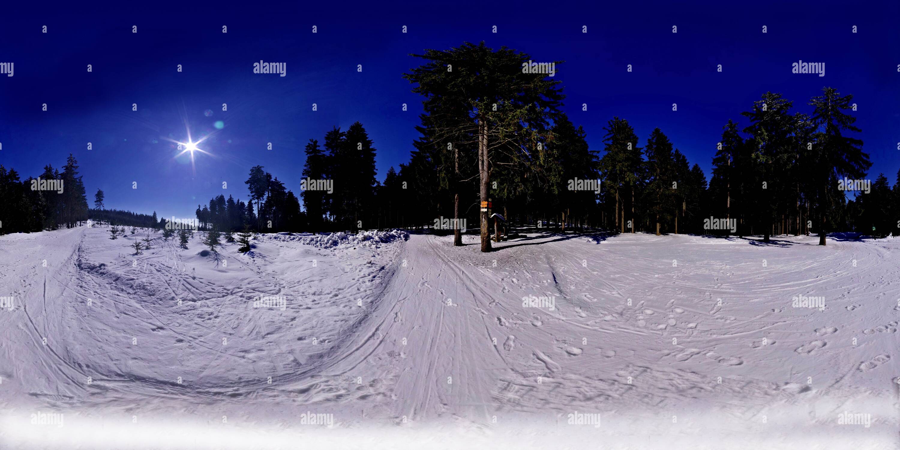 360° view of Crossroads Hvězda trails in winter - Alamy