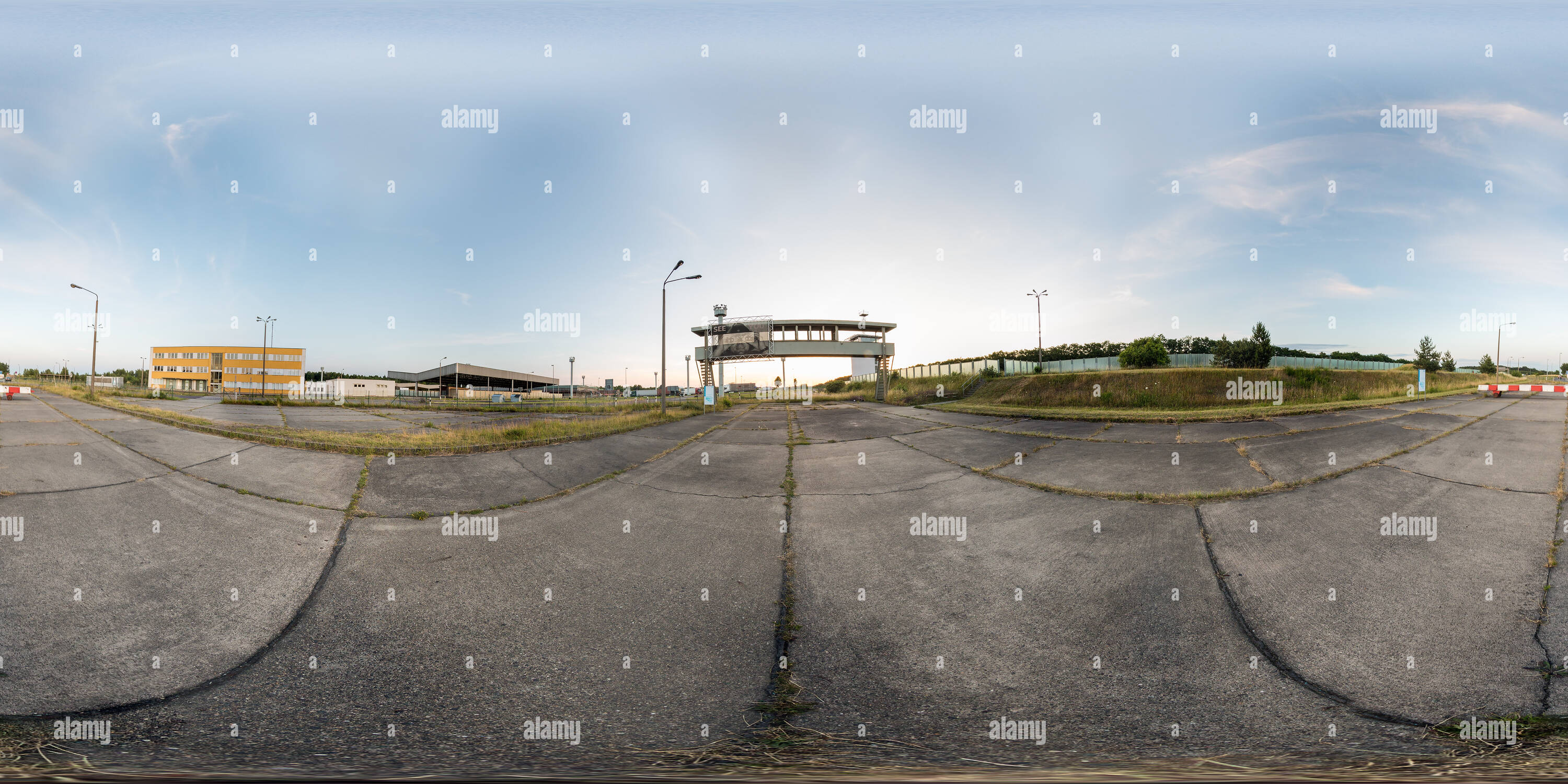 360° view of Former State border - Alamy