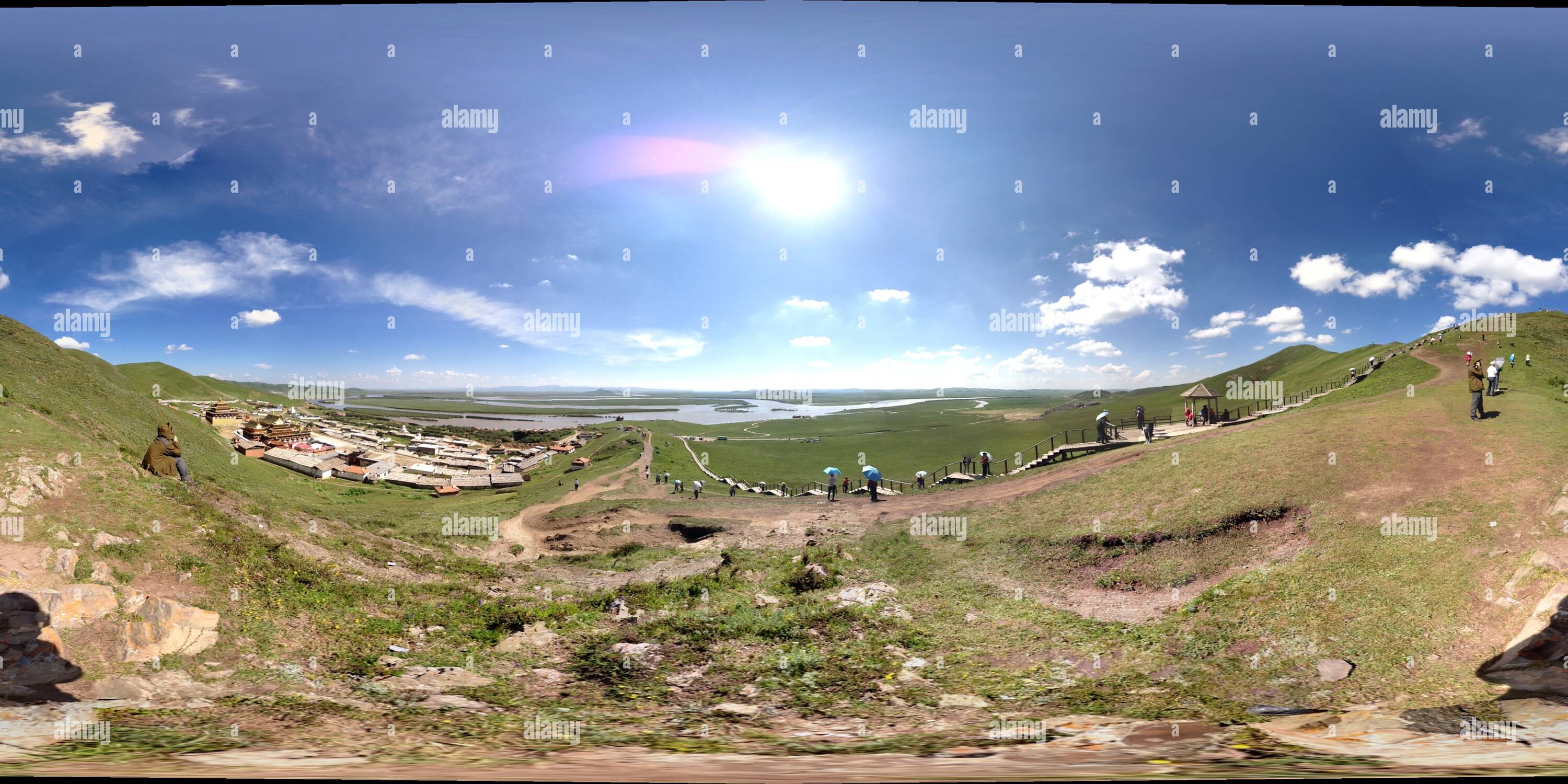 360° view of first bay of the winding Yellow River - Alamy