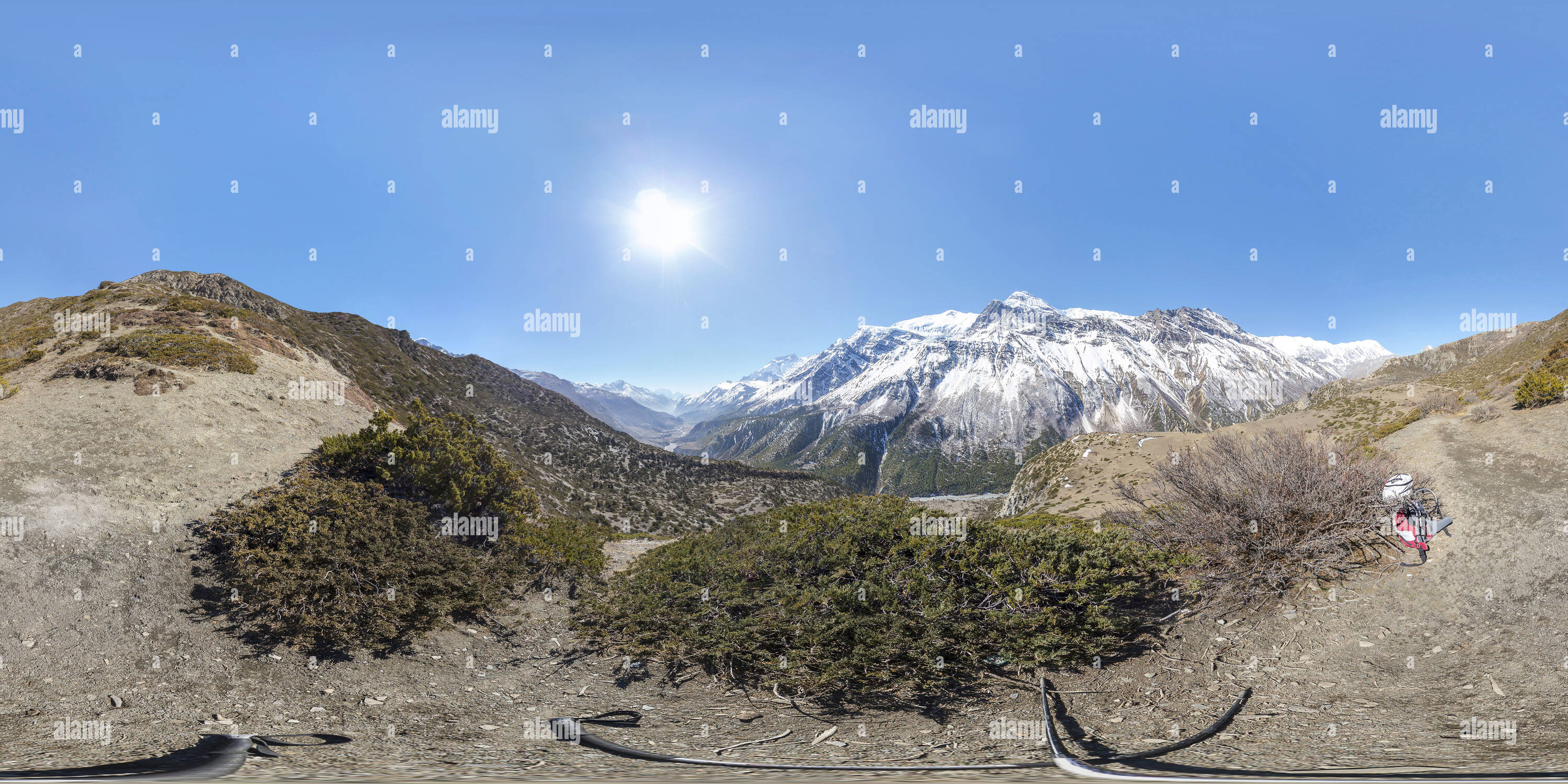 360° view of Nepal. Round Annapurna Trek. On the road to Upper Khangsar ...