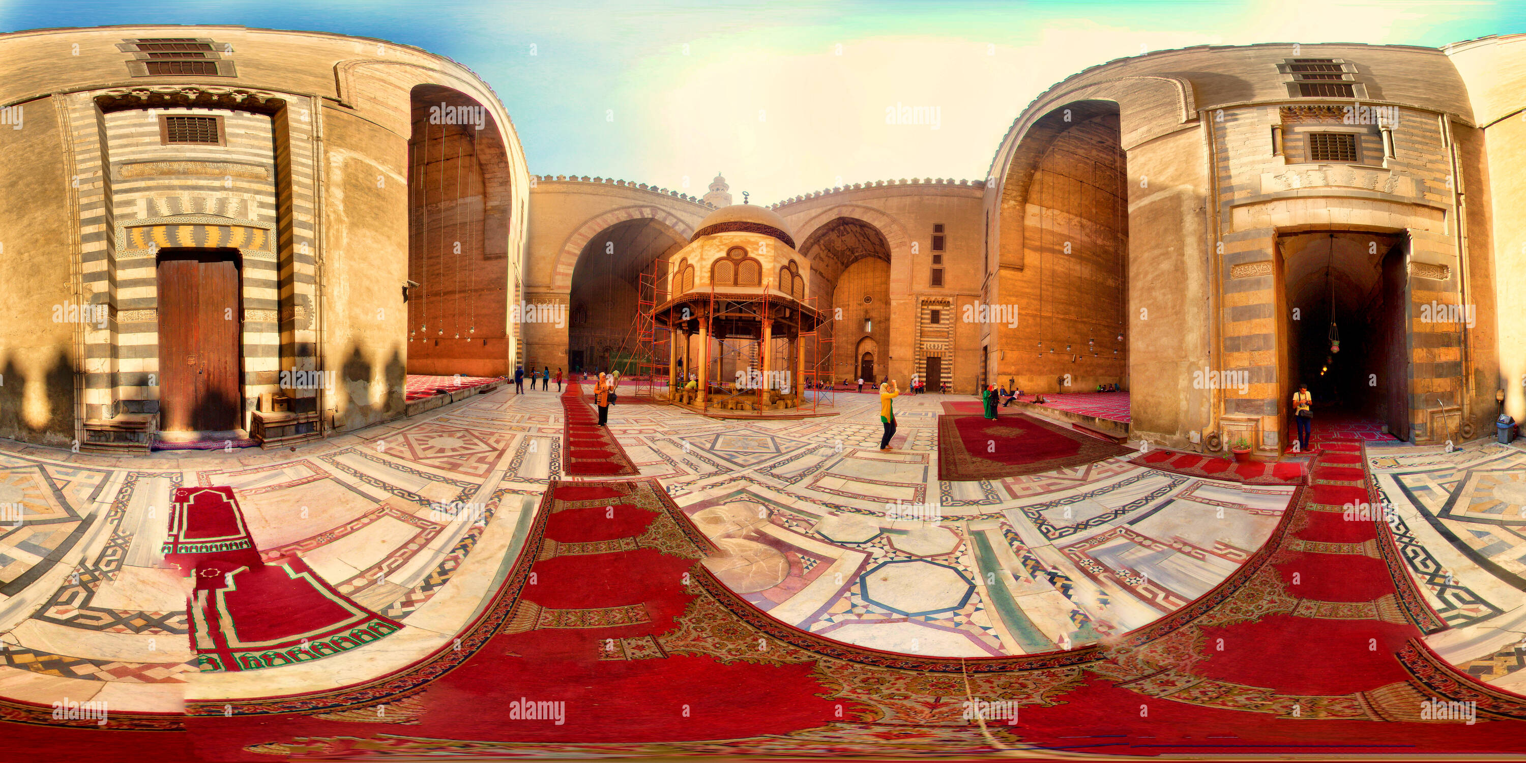 360° view of Sultan Hassan's Mosque - Alamy
