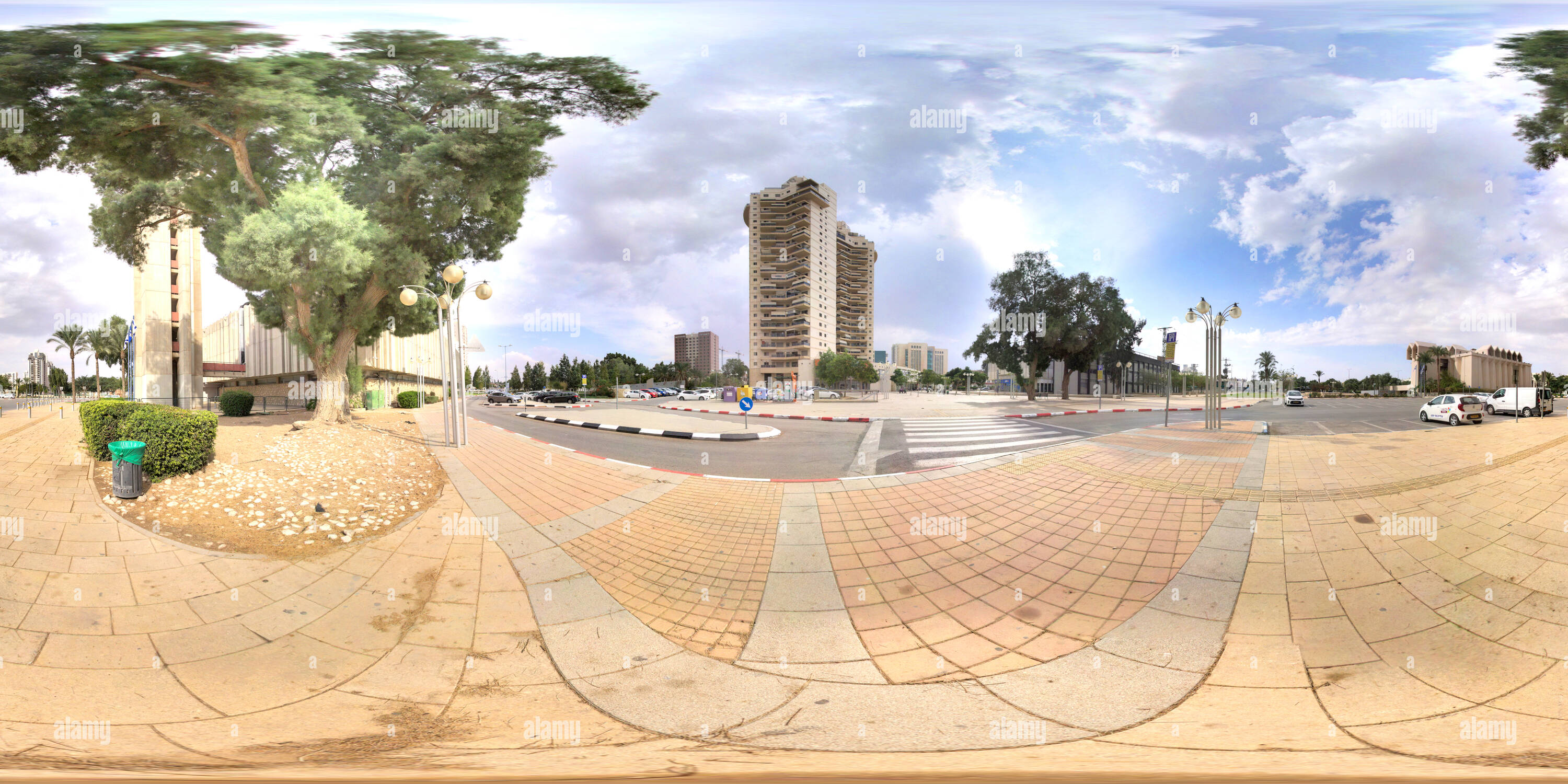 360° view of square near sity hall - Alamy