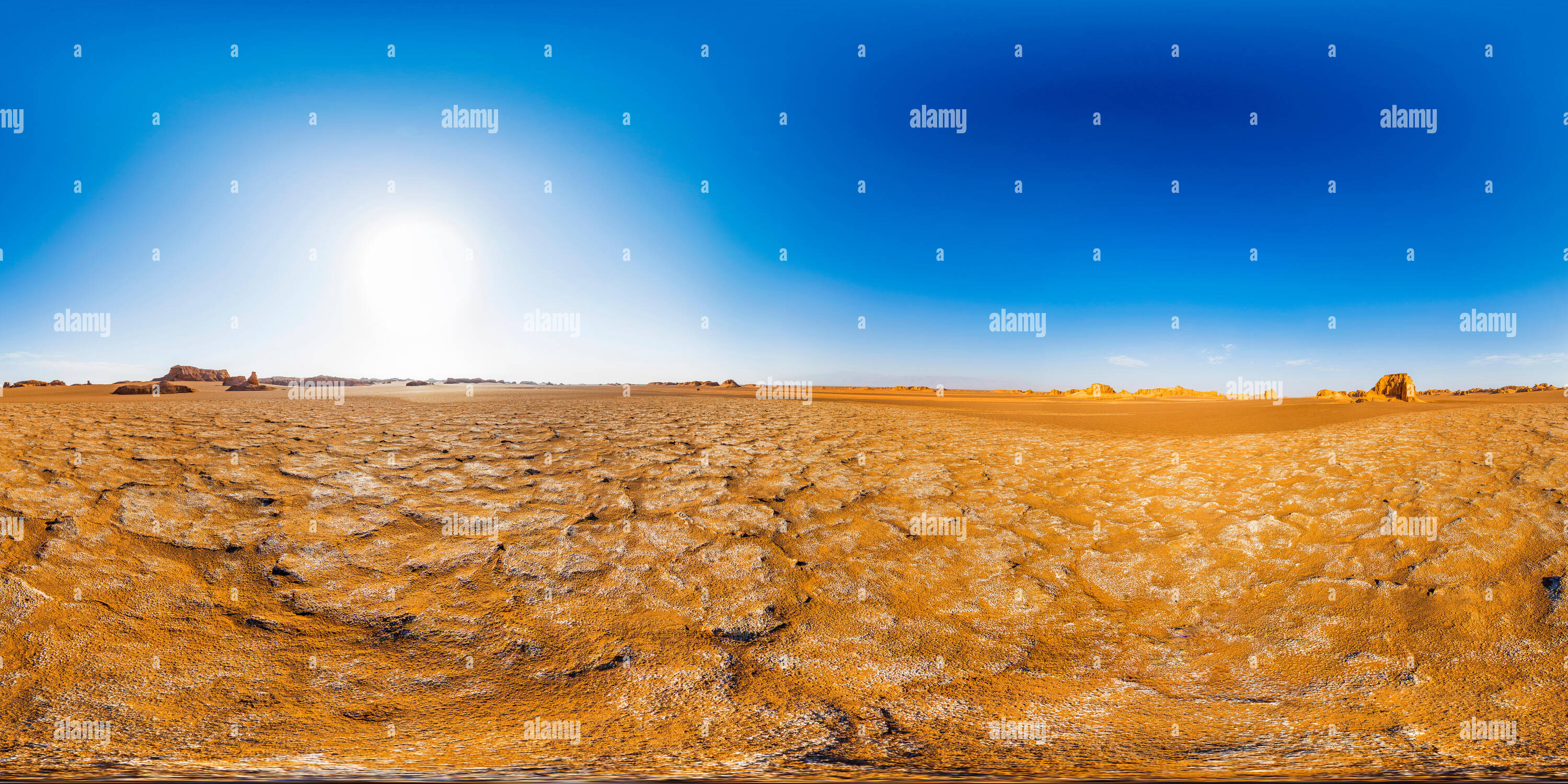 Panorama of lut desert hi-res stock photography and images - Alamy