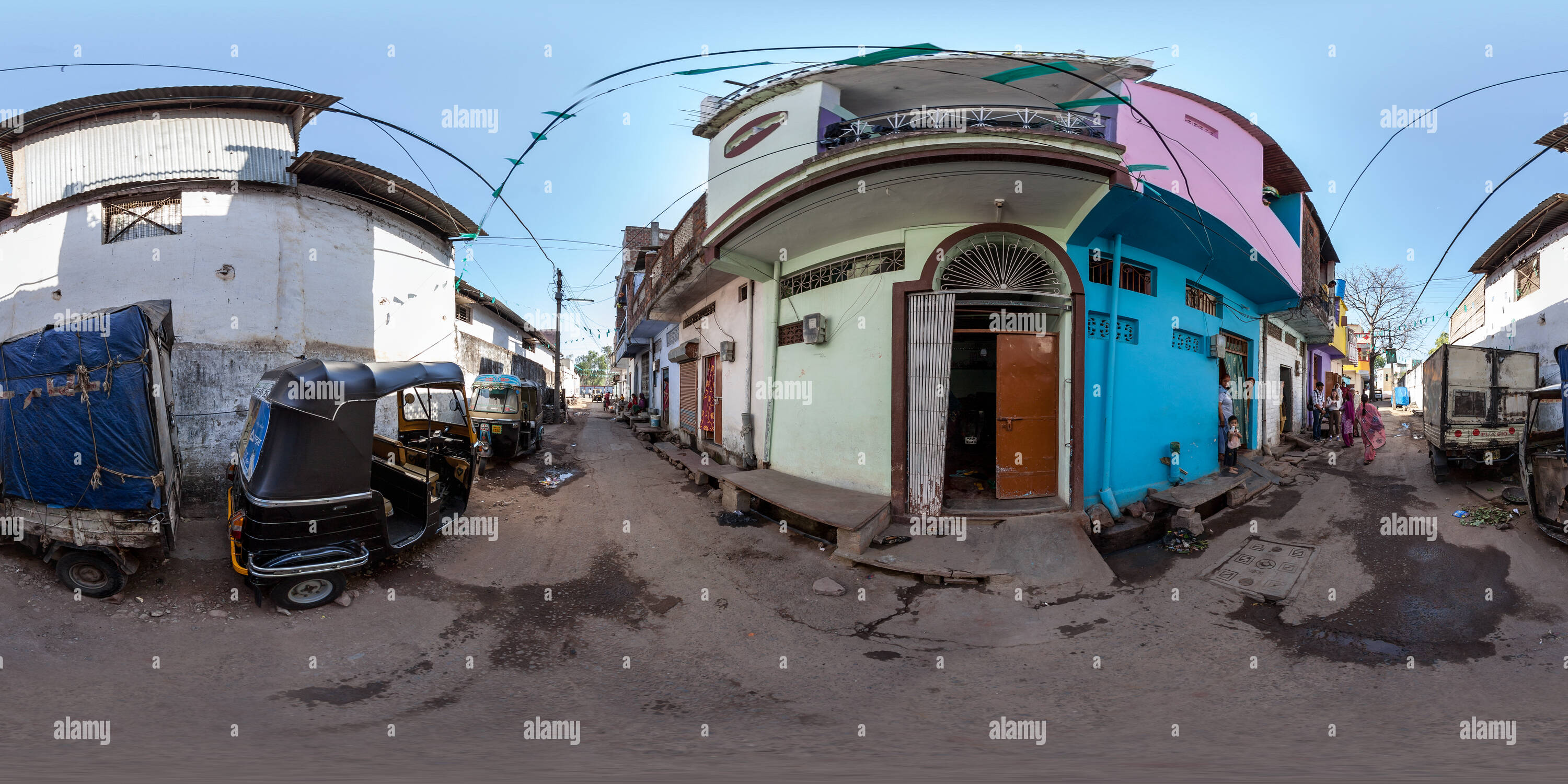 Bhopal slum hi-res stock photography and images - Alamy