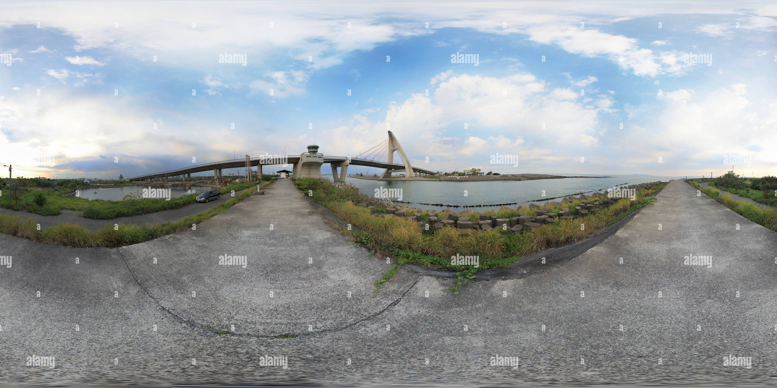 360° view of Taiwan Dapeng Bay Bridge - Alamy