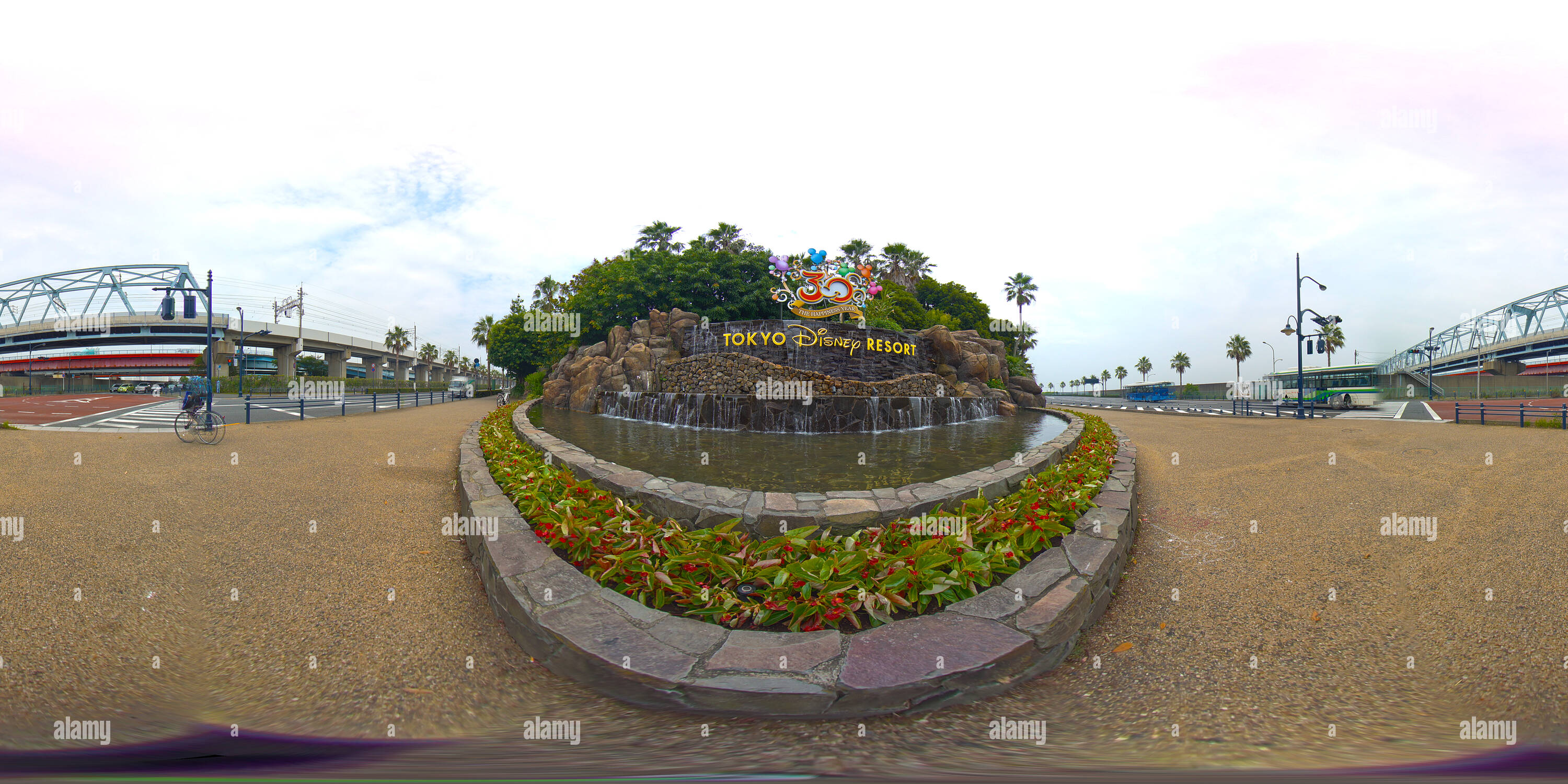 360° view of Tokyo Disney Resort welcome fountain - Alamy
