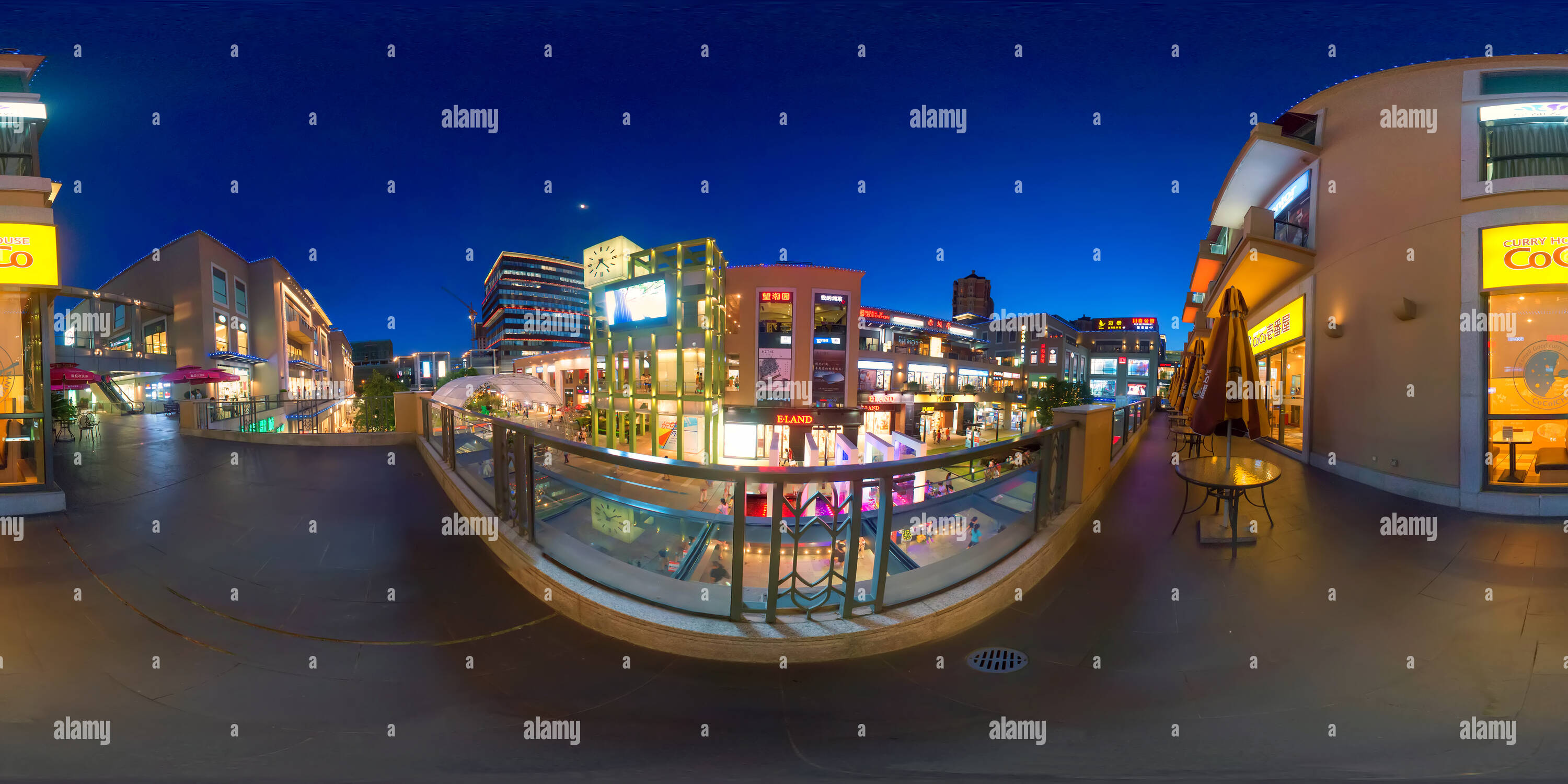 360° view of Shanghai golden bridge international commercial plaza1 - Alamy