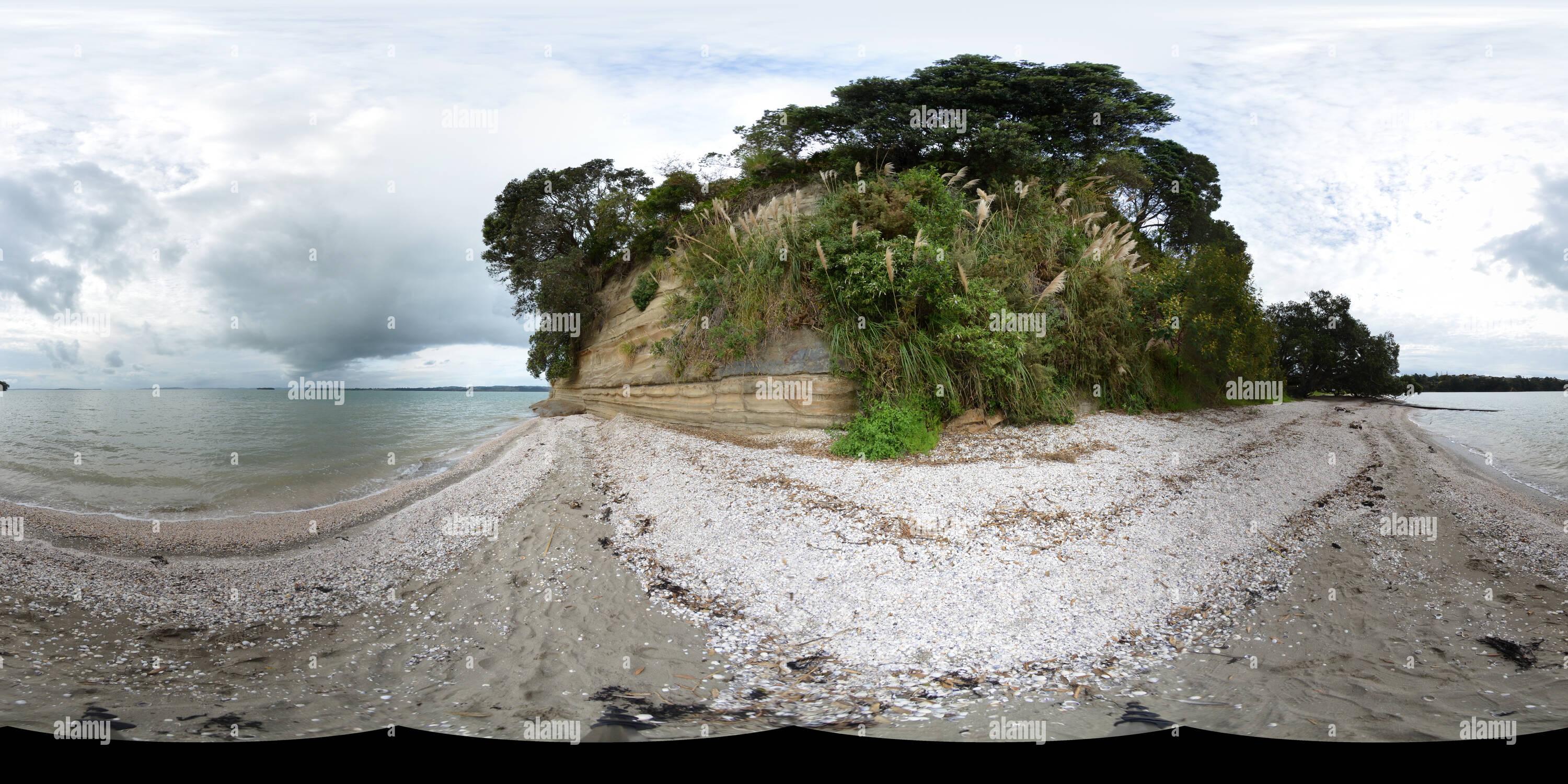 360° view of Shelly beach parade, Howick beach, Auckland, New Zealand ...