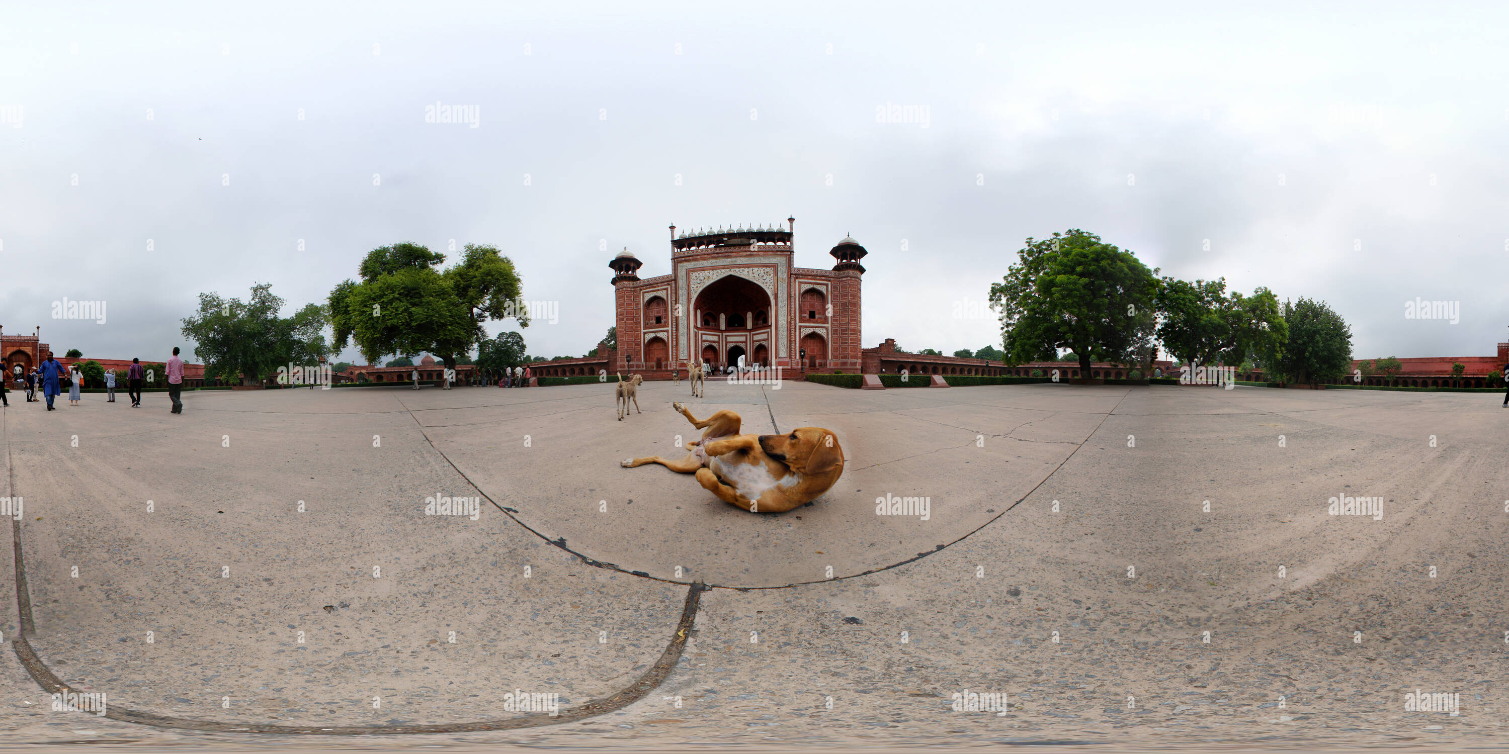 360° view of Taj Mahal Main Gate - Alamy