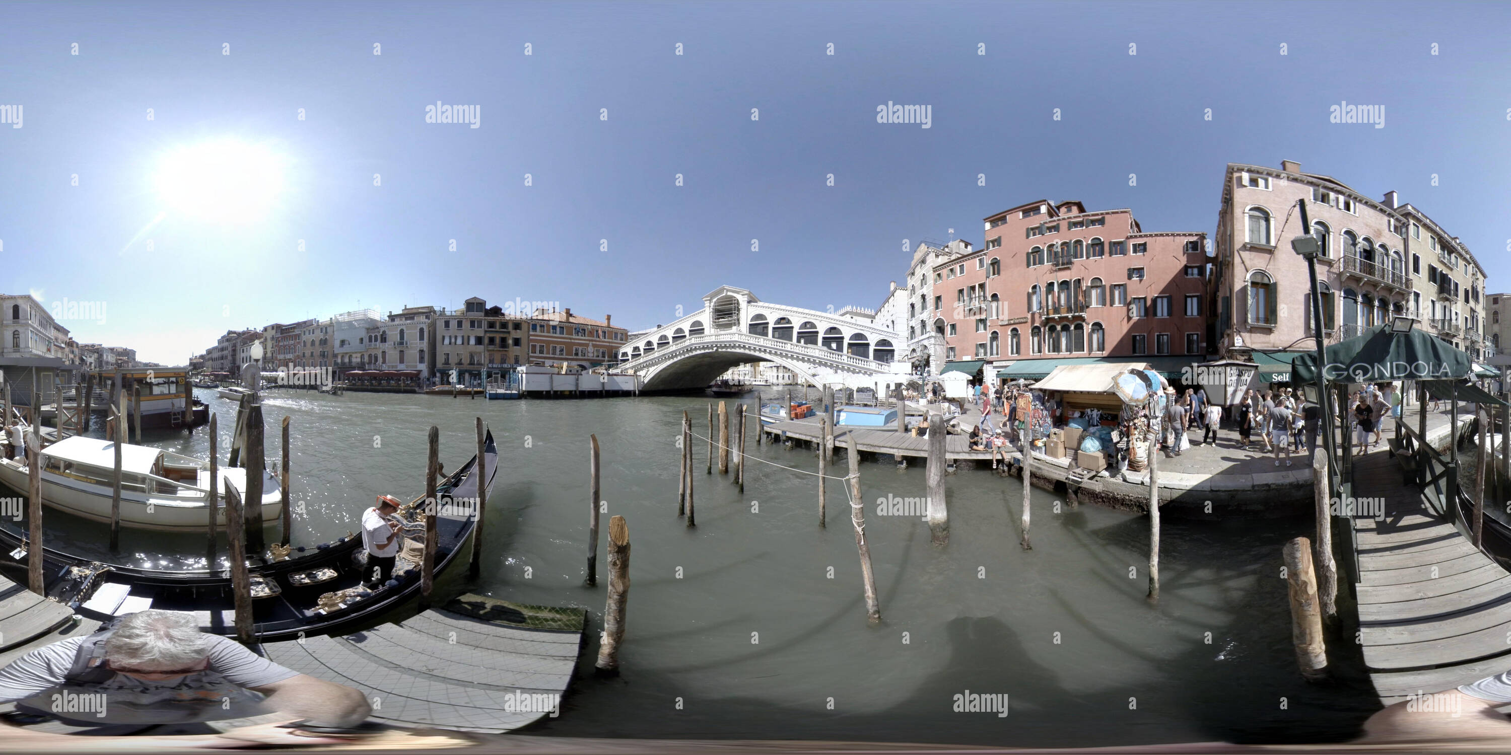 360° view of View of Rialto bridge, Venice Italy with boats and ...