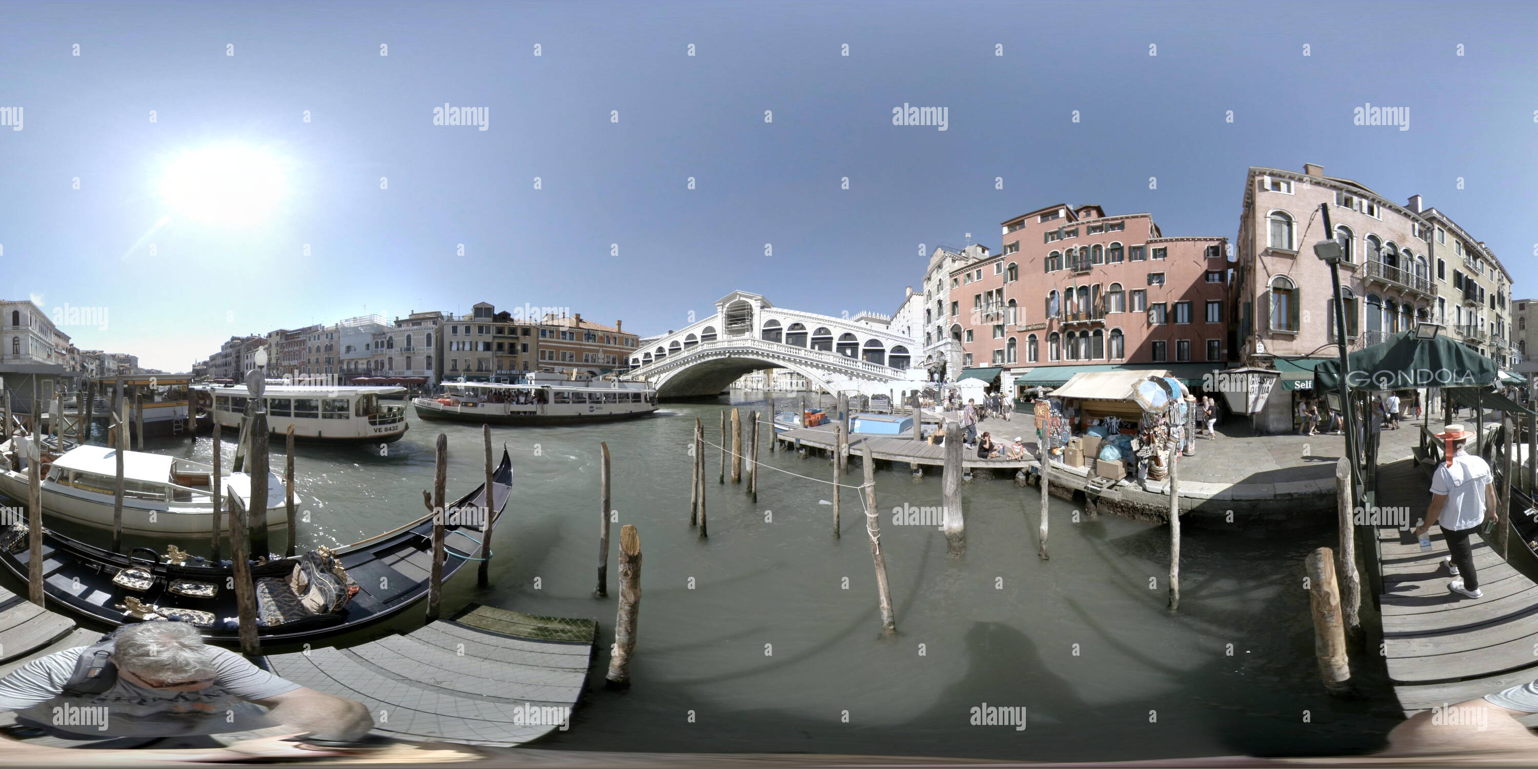 360° view of View of Rialto bridge, Venice Italy with boats and ...