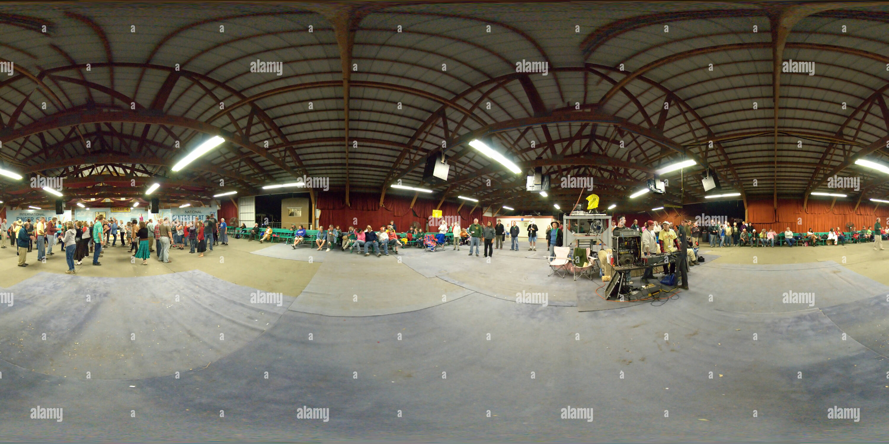 Contra dance hi-res stock photography and images - Alamy