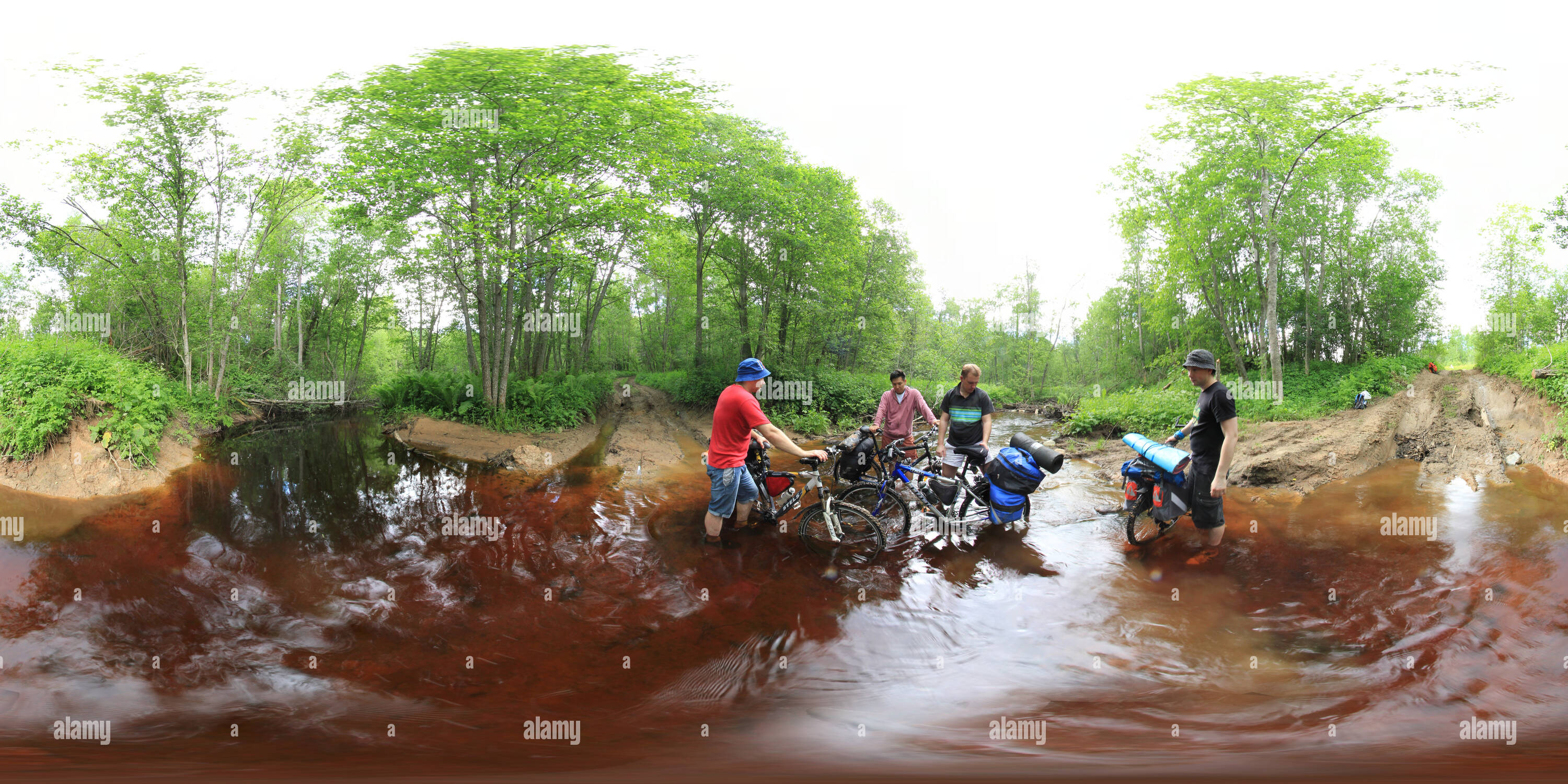 360° view of Crossing the wade with bicycles - Alamy