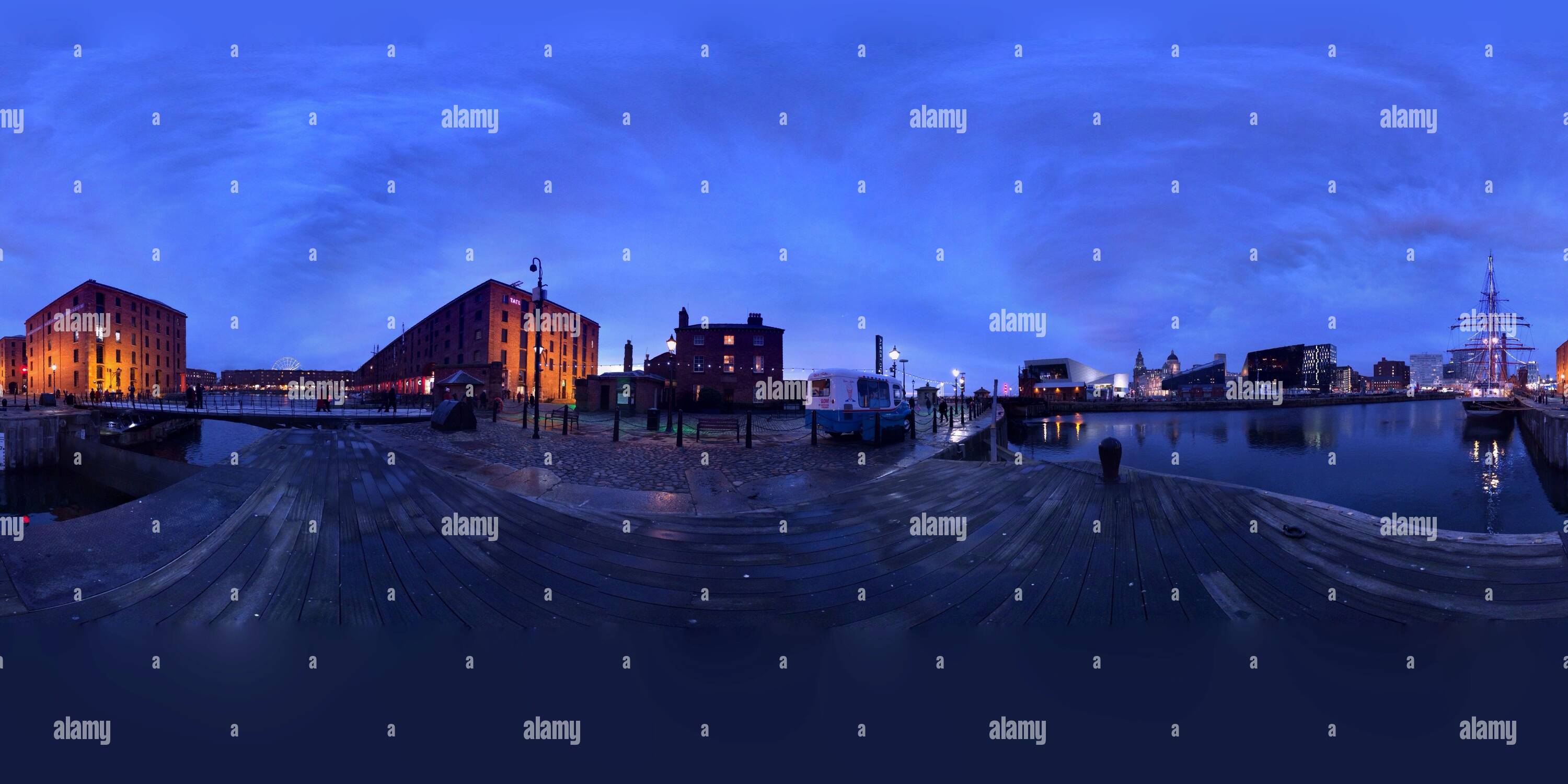 360° view of 3 Graces of Liverpool UNESCO - Alamy