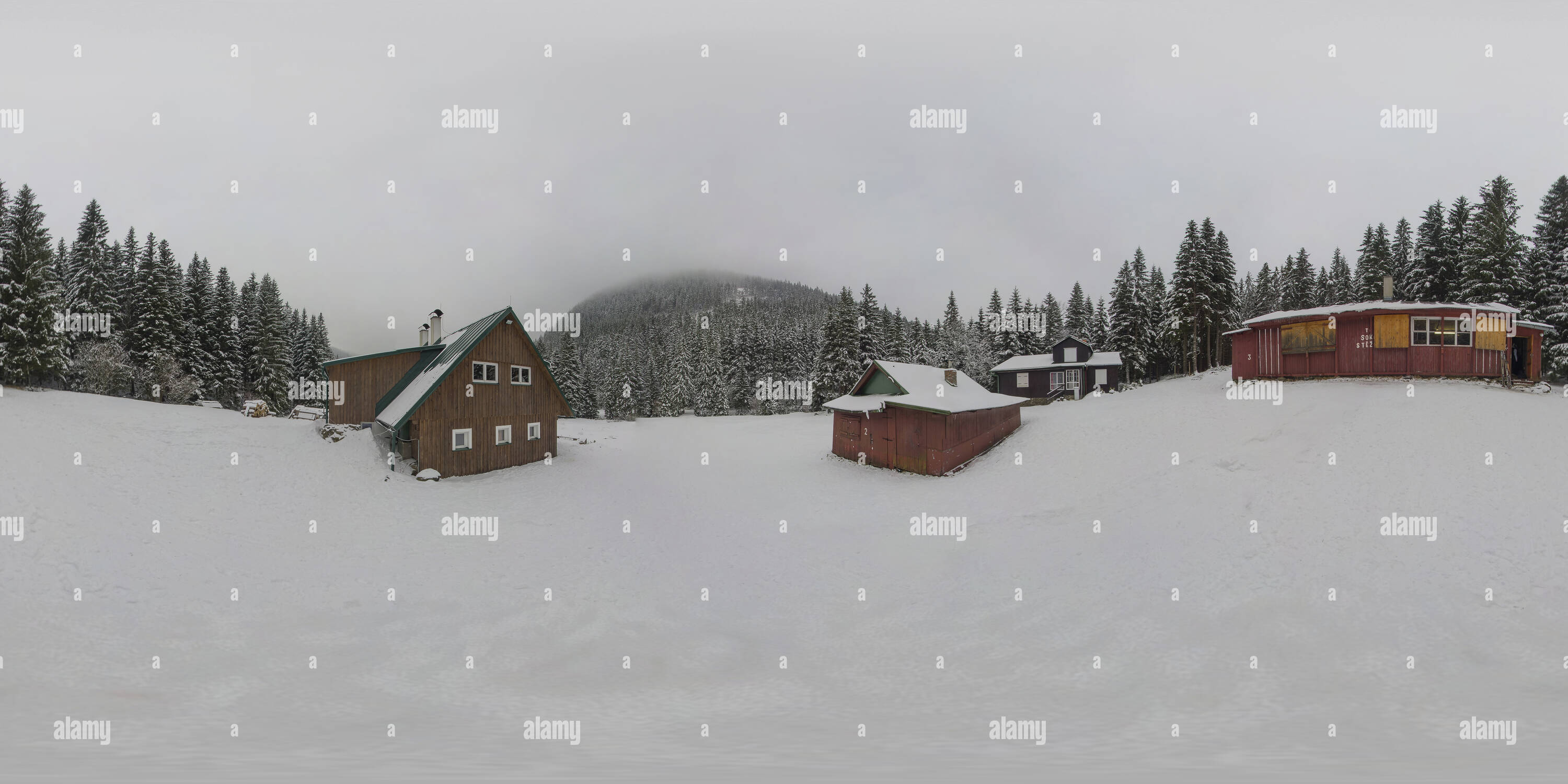 Pac pod snezkou hi-res stock photography and images - Alamy