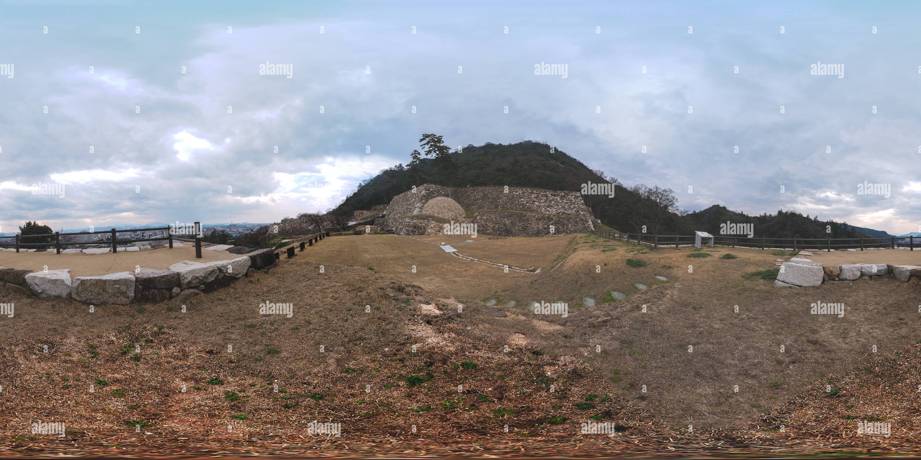 360° view of Tenkyu-maru stone-wall, Tottori Castle - Alamy