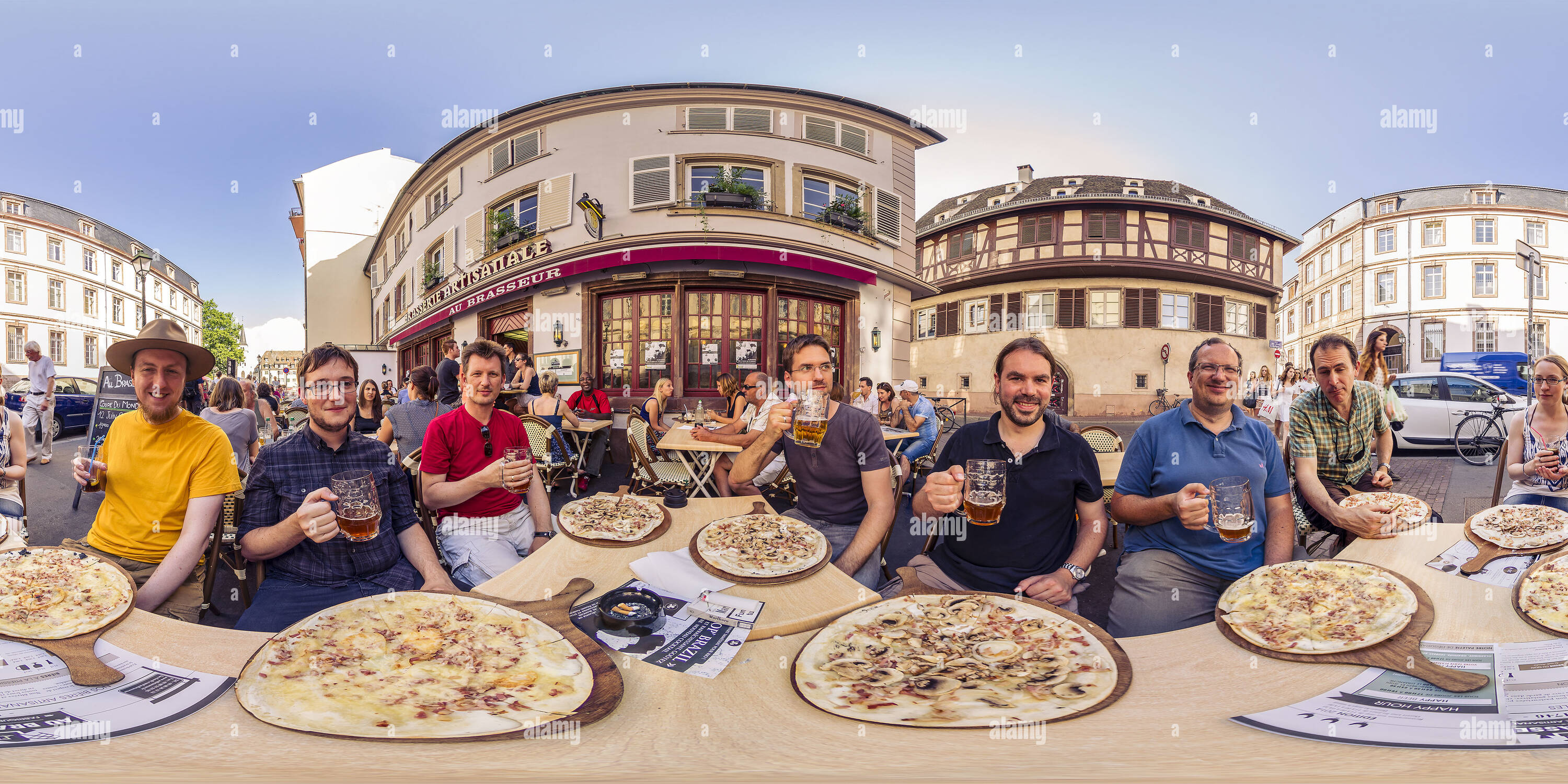 360° view of Kwak & Knack meeting @ Au Brasseur, Strasbourg - Alamy