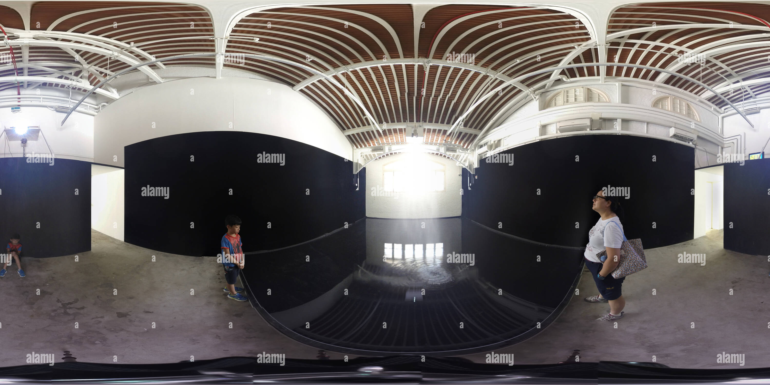 360° view of 正 反 Reflection - Alamy