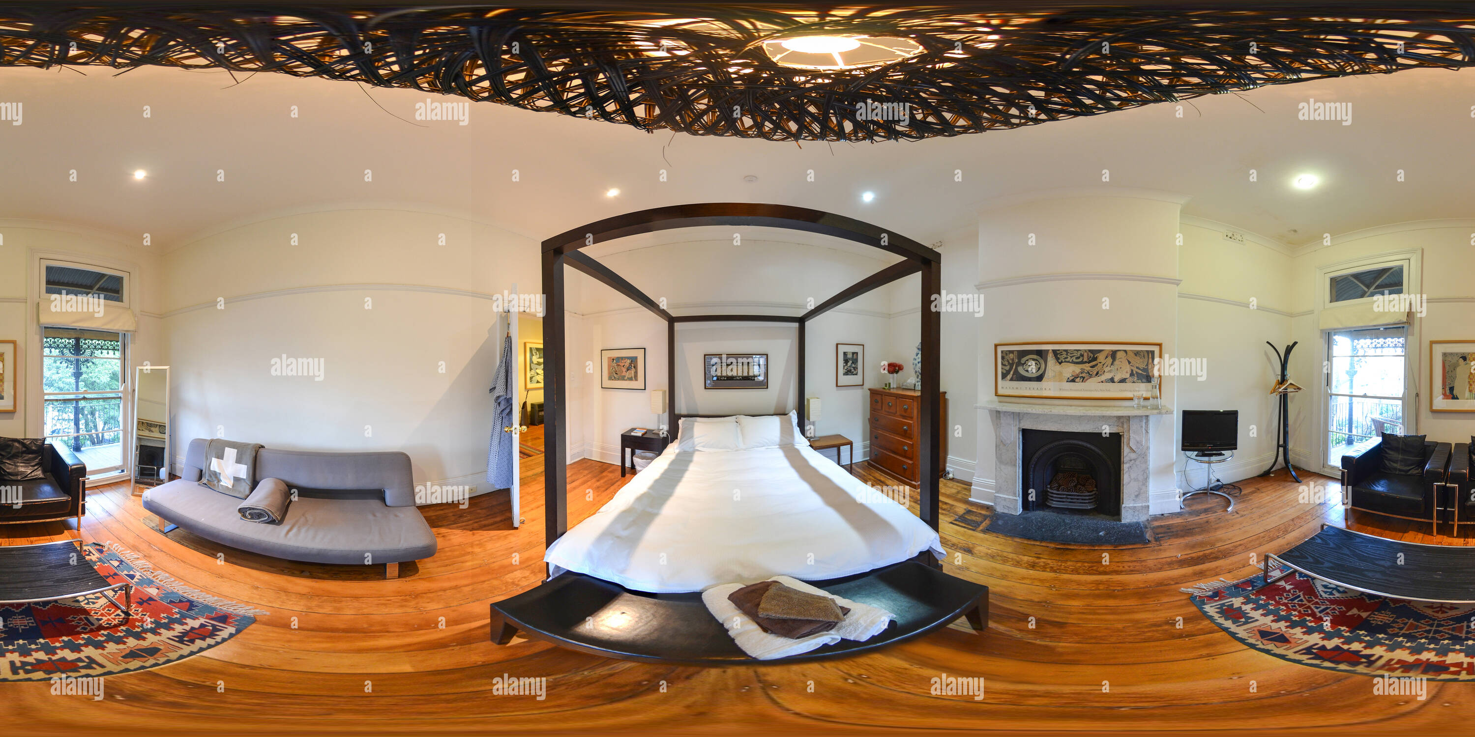 360° view of Tara Guest House Front Bedroom - Alamy