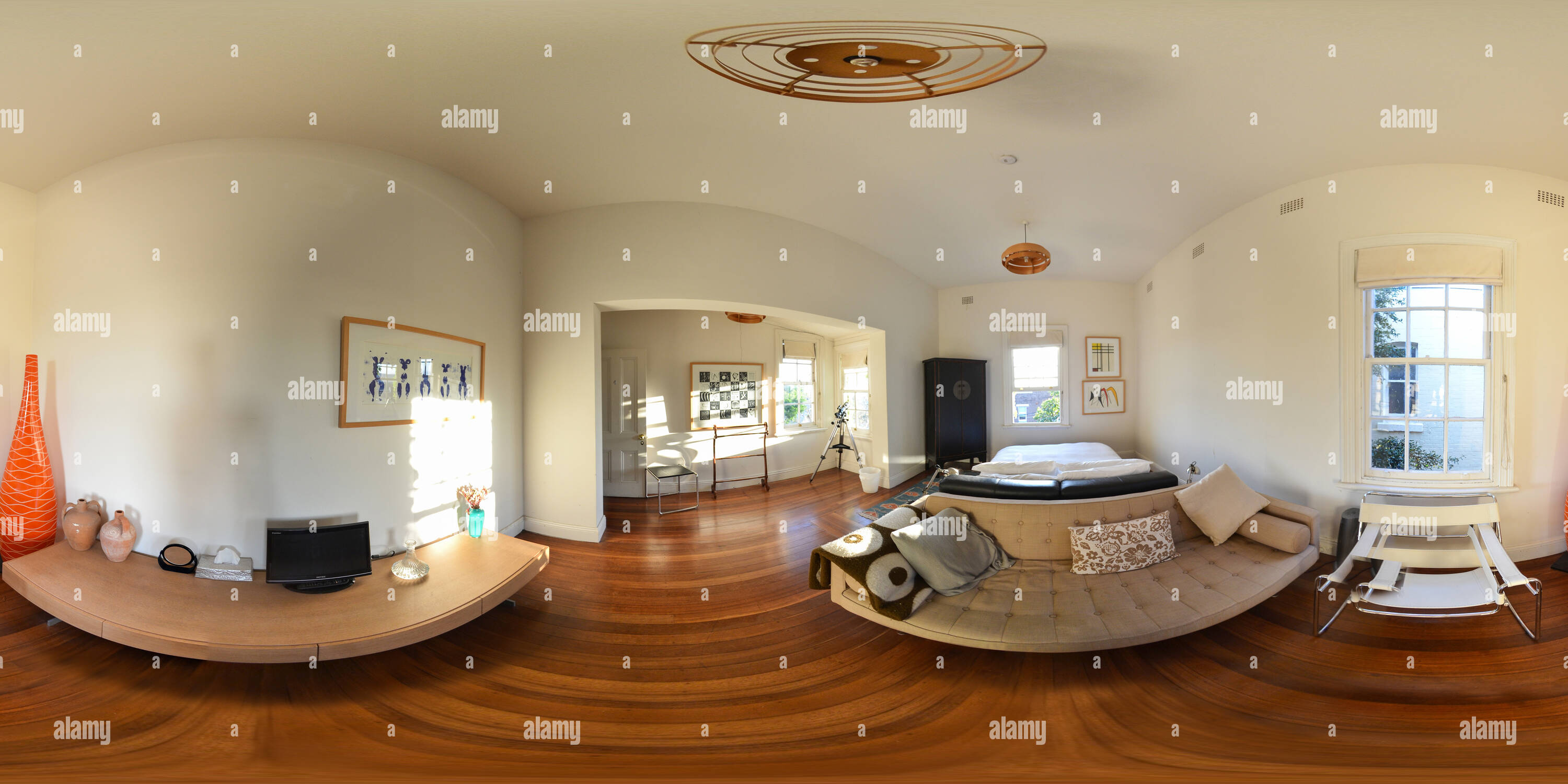 360° view of Tara Guest House Back Bedroom - Alamy