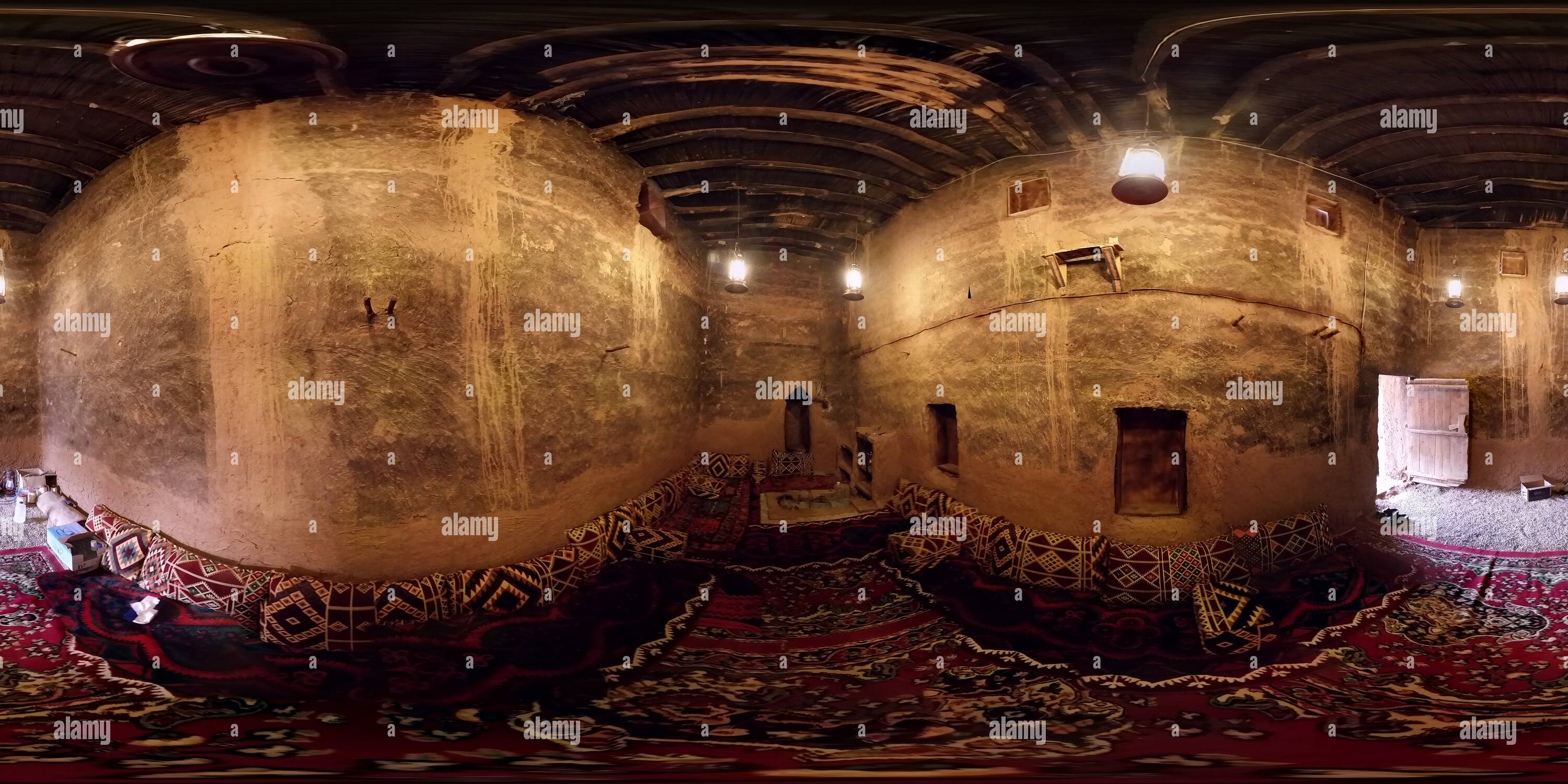 360° view of Old house or house fire - Alamy