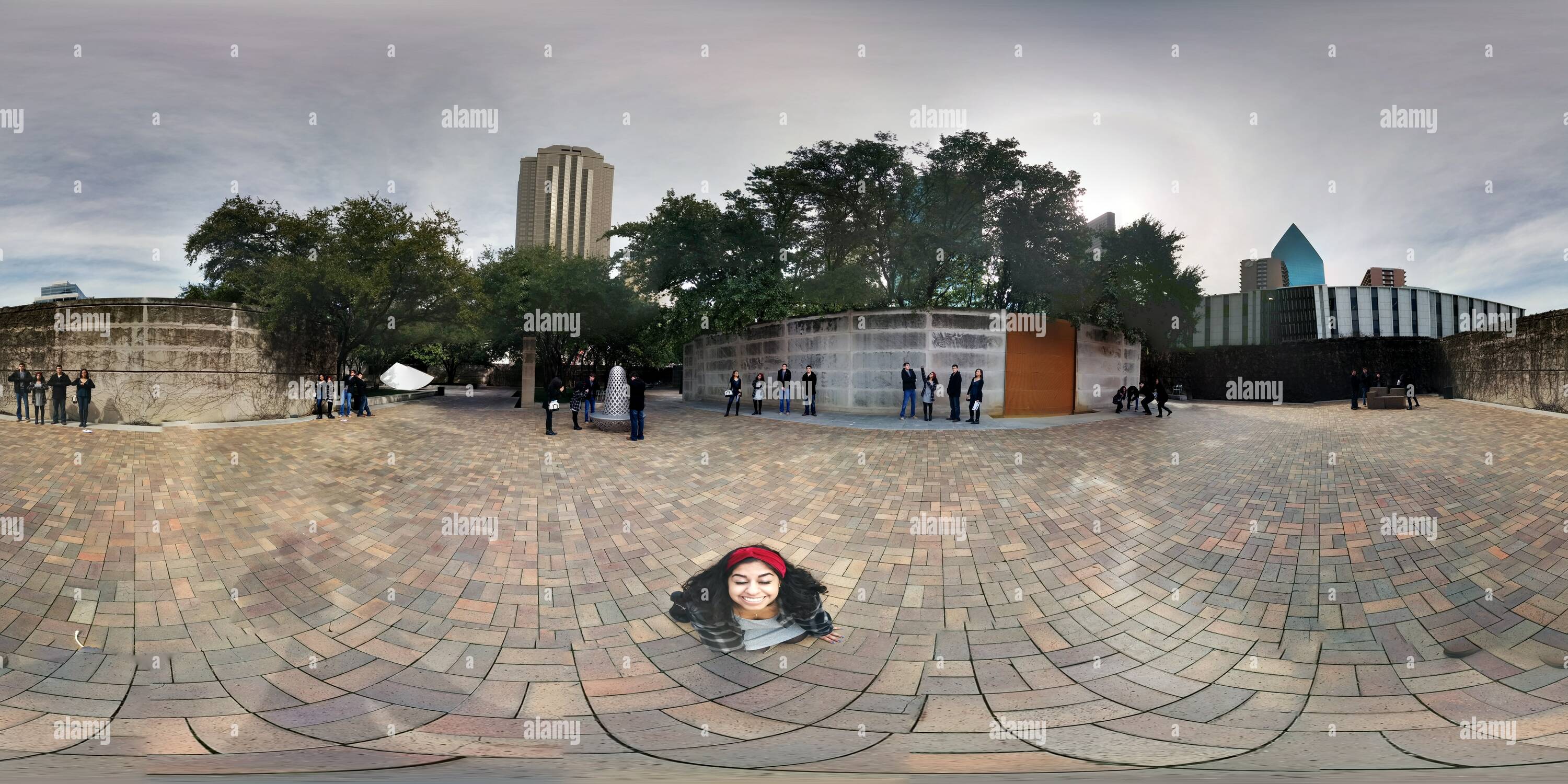 360° view of Dallas Art Museum Sculpture Garden - Alamy