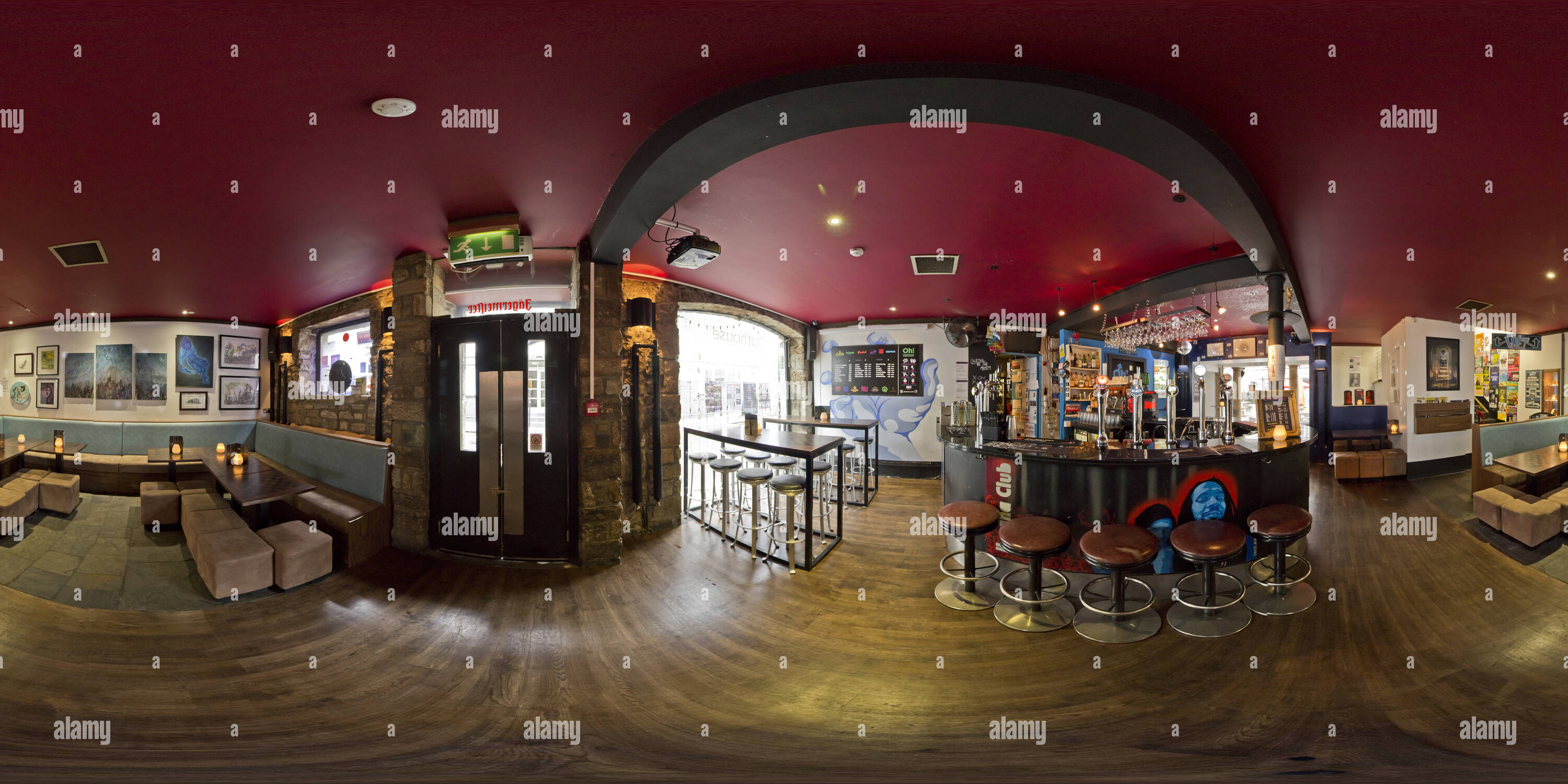 360° view of Outhouse Bar, Edinburgh - Alamy